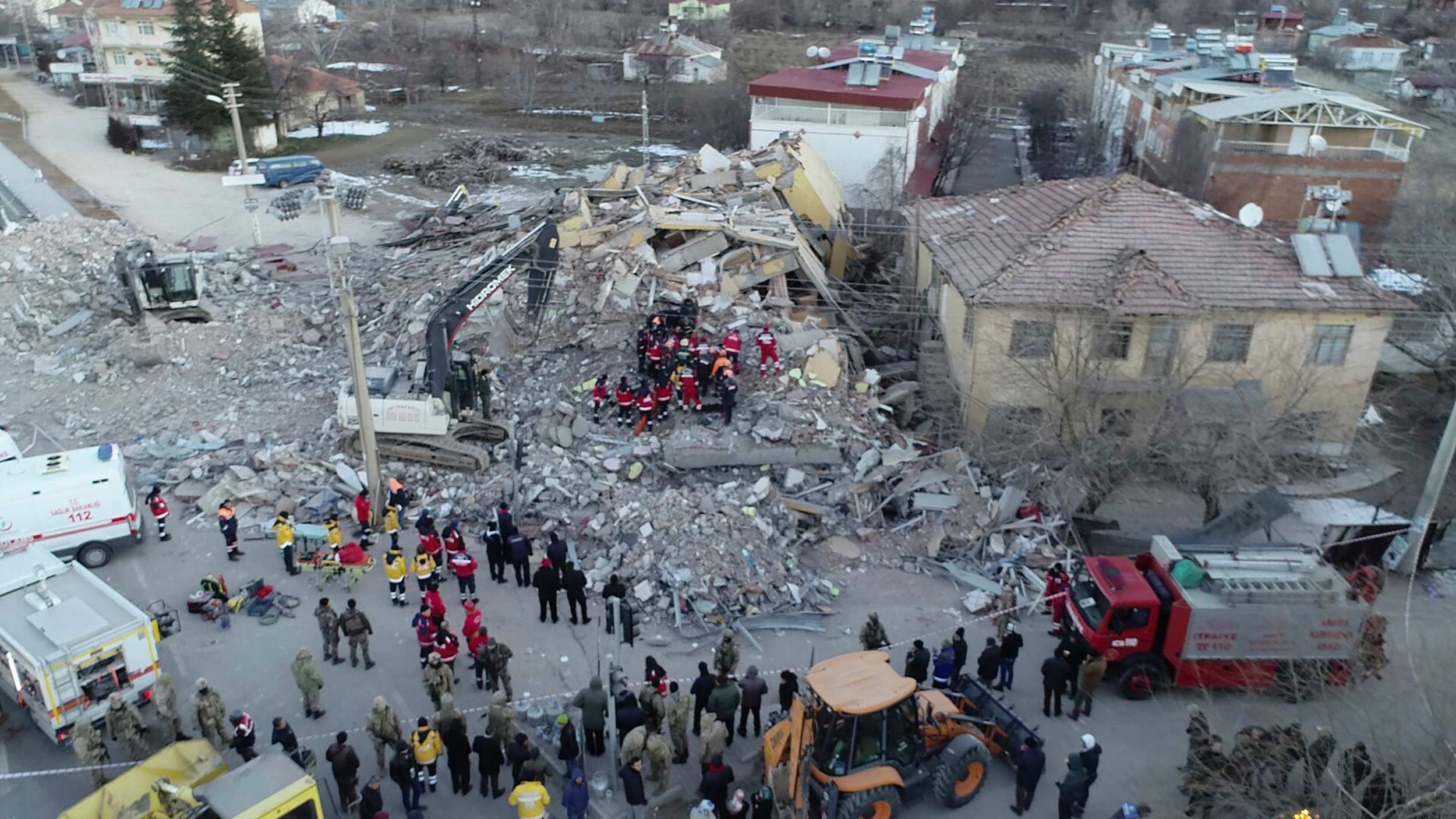 Earthquake rocks eastern Turkey, dozens dead and more than a thousand ...