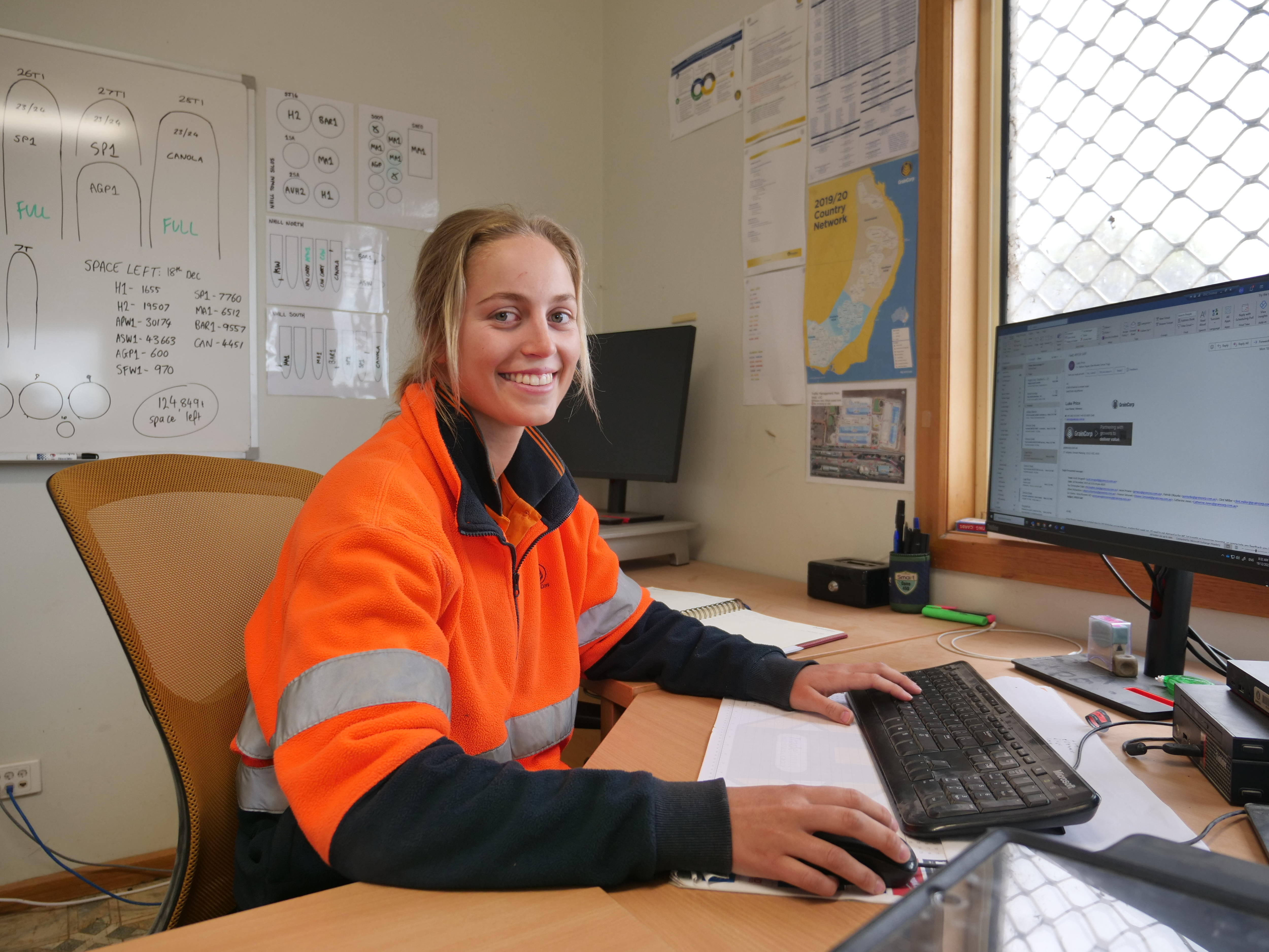 21yo Ellie Murden in charge at Nhill GrainCorp receival site in western ...