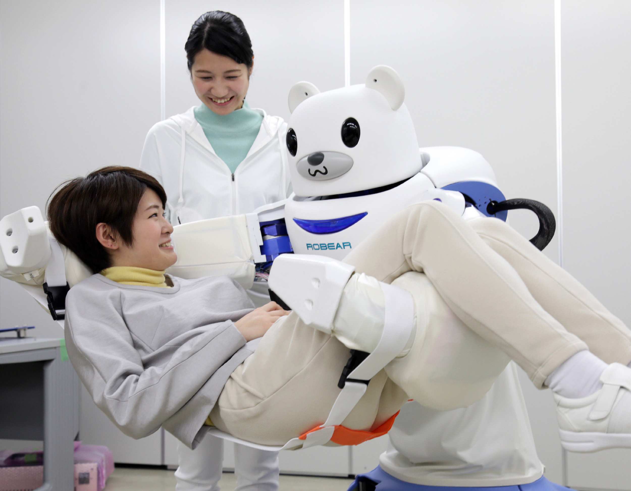 Japanese robot bear nurses soon to care for rapidly ageing population ...