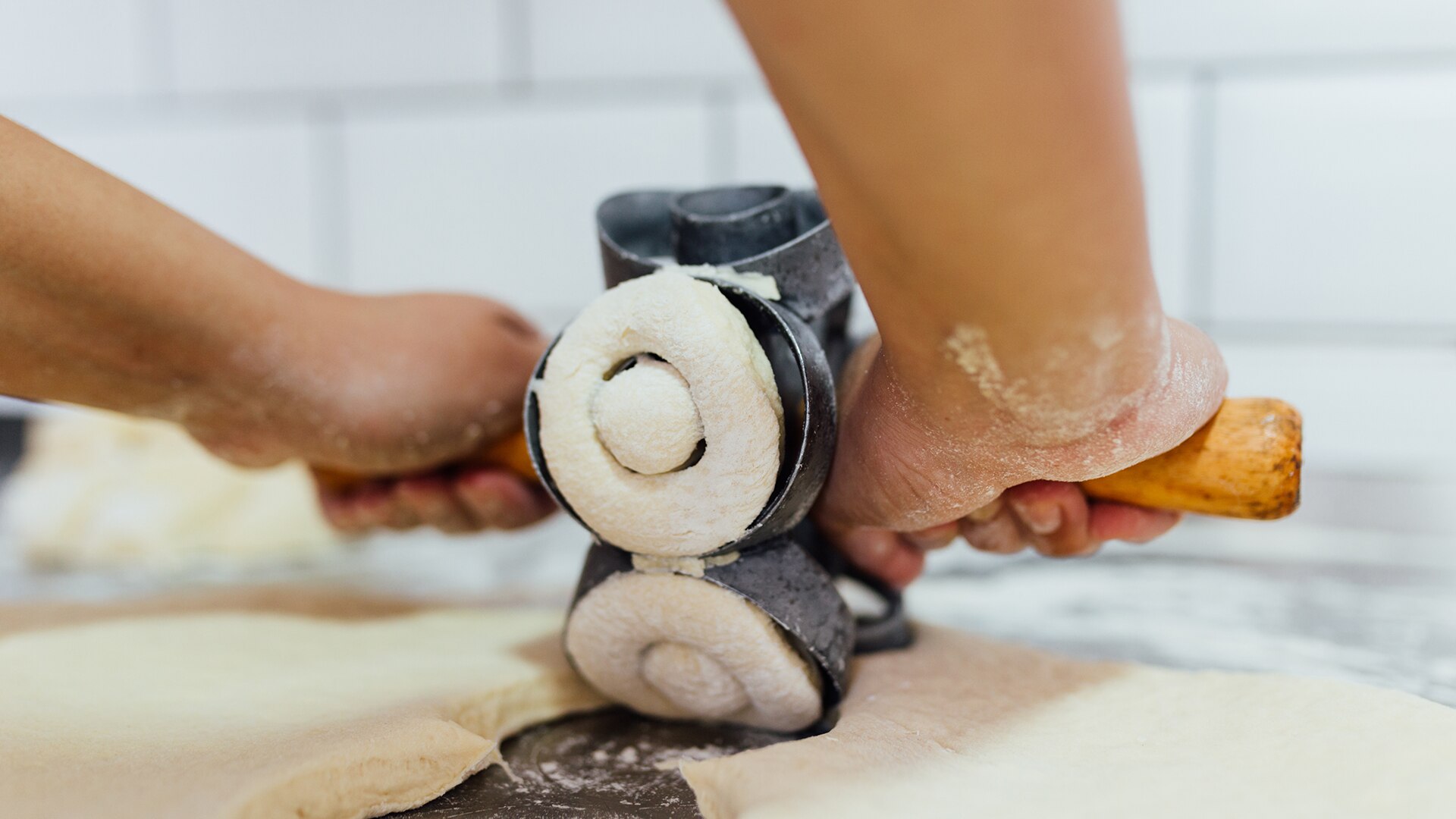 'Donut lady' and comedian Frida Deguise never fit the mould, so she ...