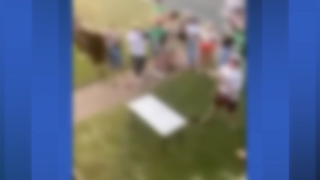 Man gets knocked unconscious after jumping off a roof - ABC News