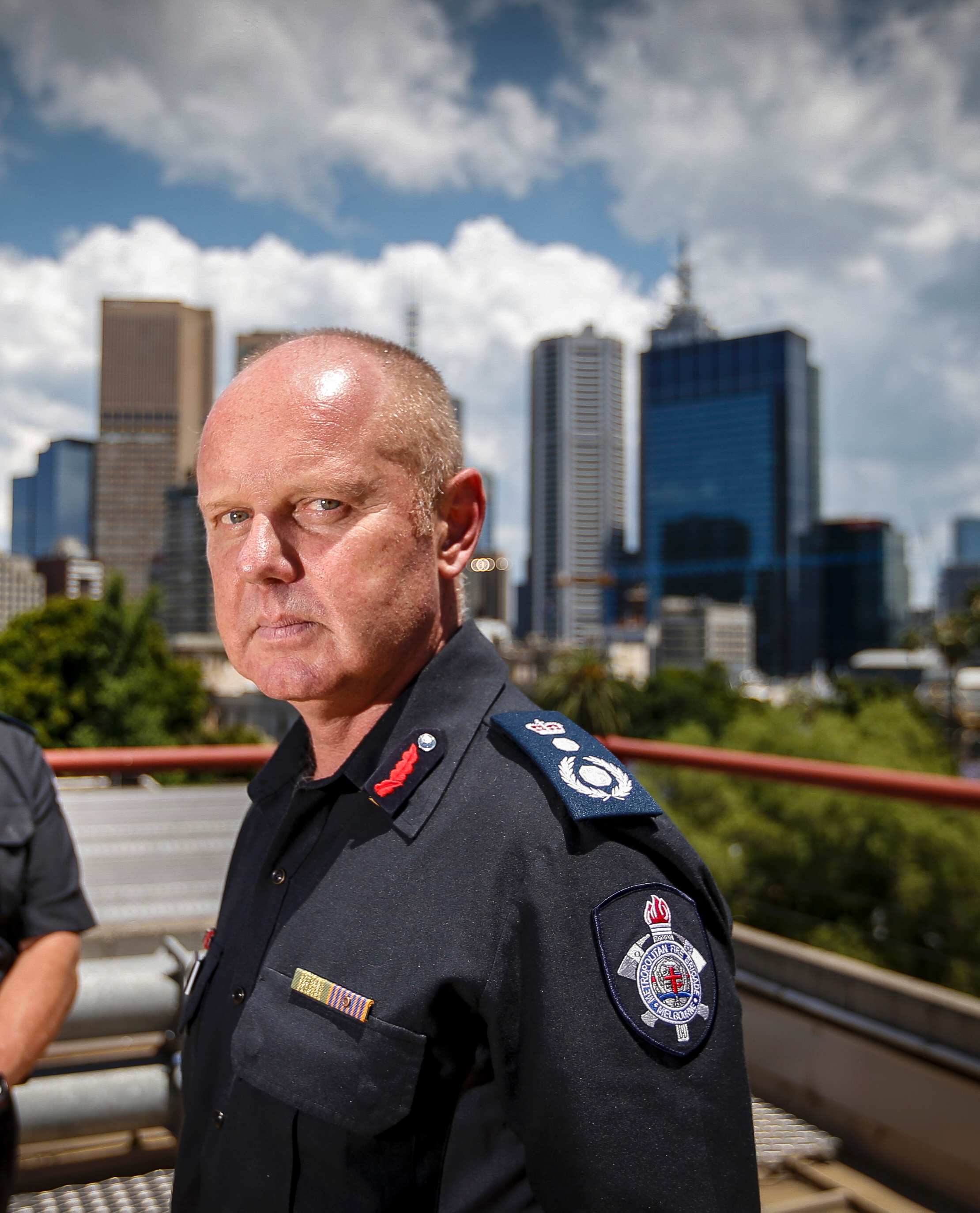 Metropolitan Fire Brigade chief officer Peter Rau resigns over health ...