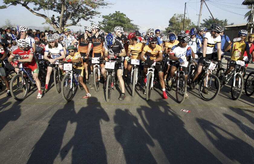 Darwin cyclists compete in Tour de Timor - ABC News