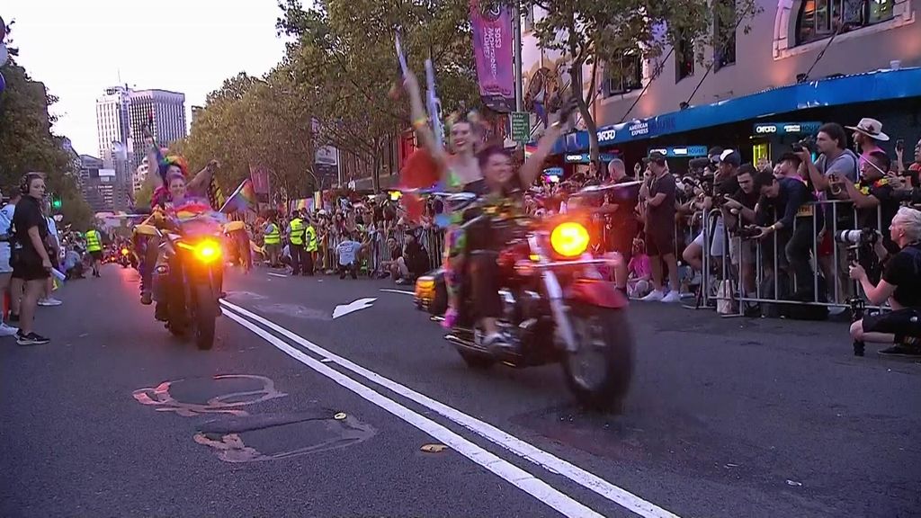 Dykes on Bikes and Boys on Bikes lead Mardi Gras Parade - ABC News