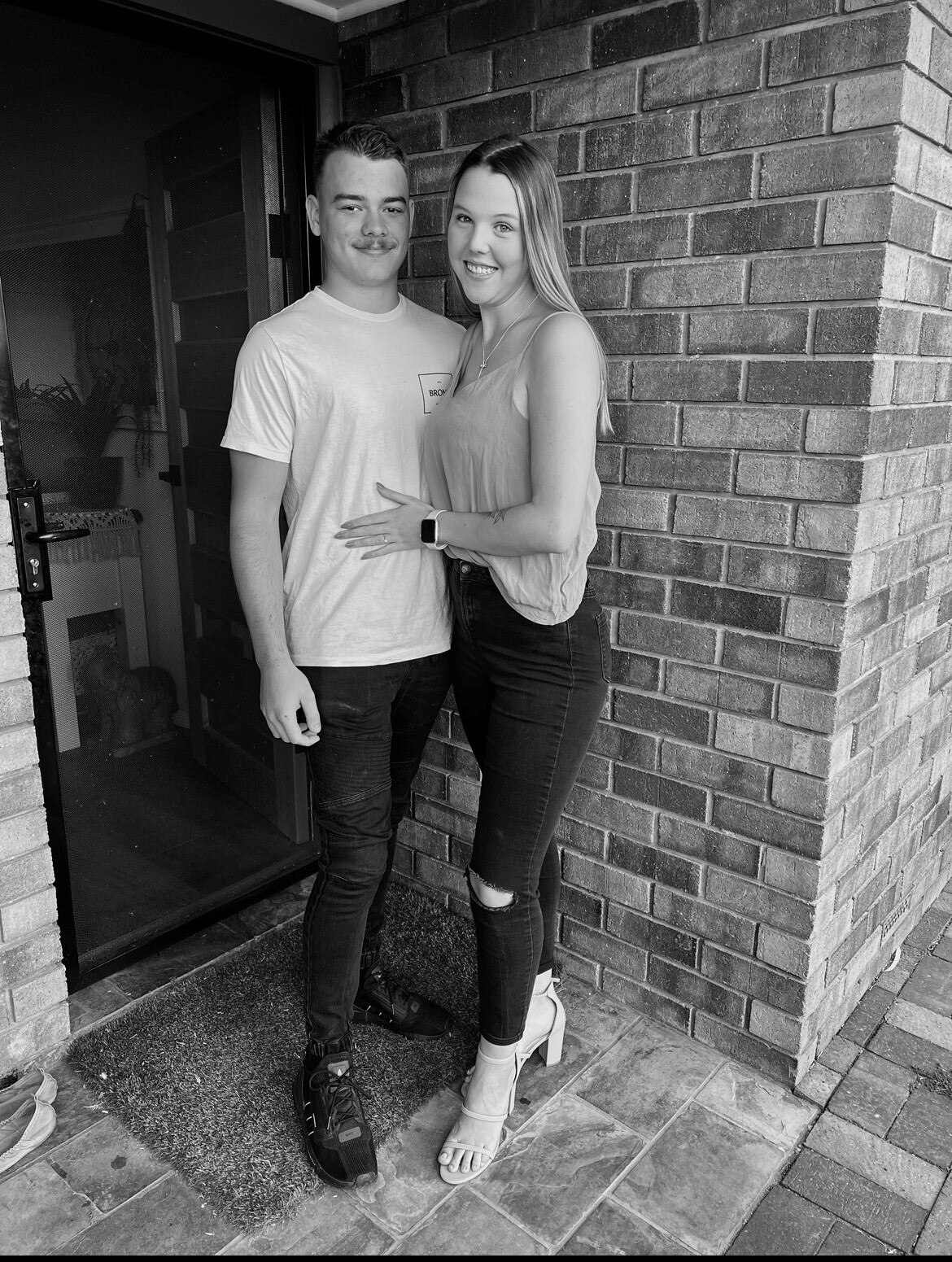'Angels' Emily and Conner rescue motorist in Adelaide's south with act ...