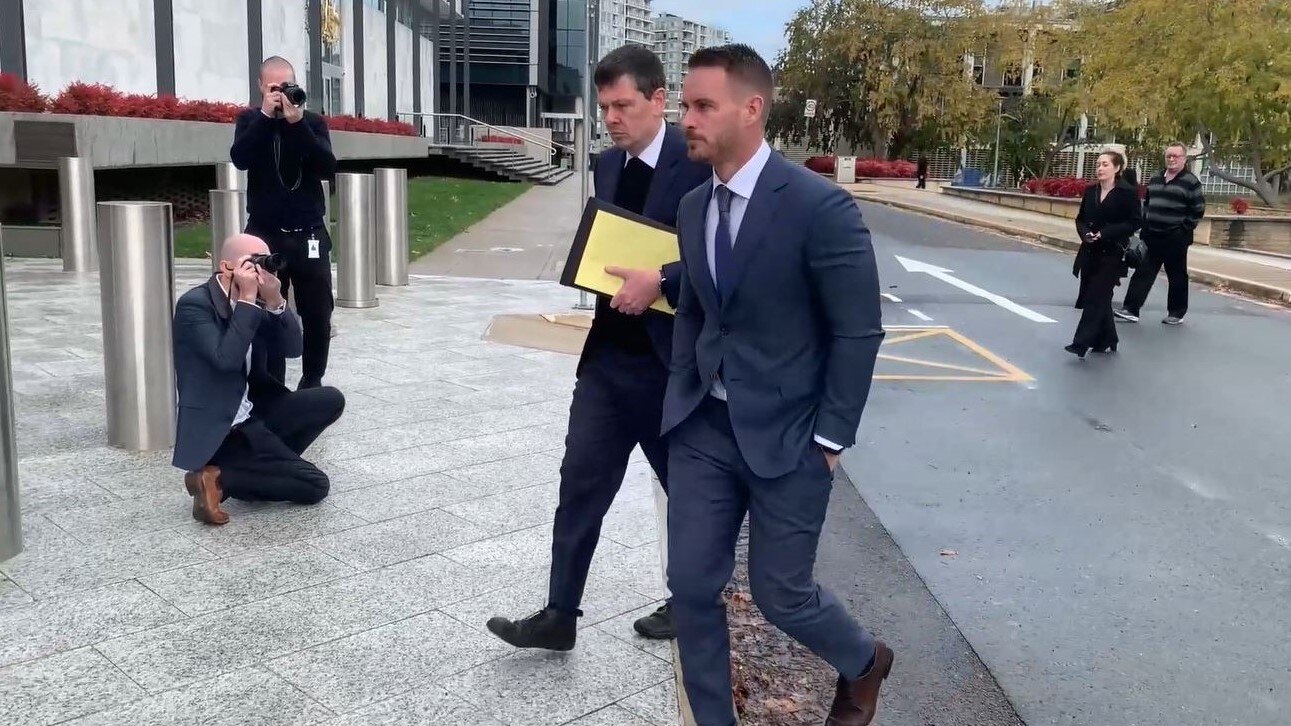 Canberra builder Brendan Howe avoids jail for repeatedly assaulting ex ...