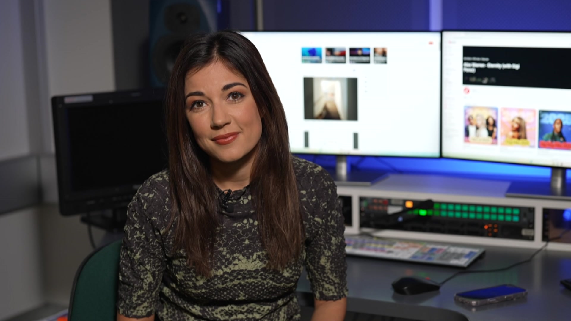 ABC reporter tries to get into social media sites - ABC News