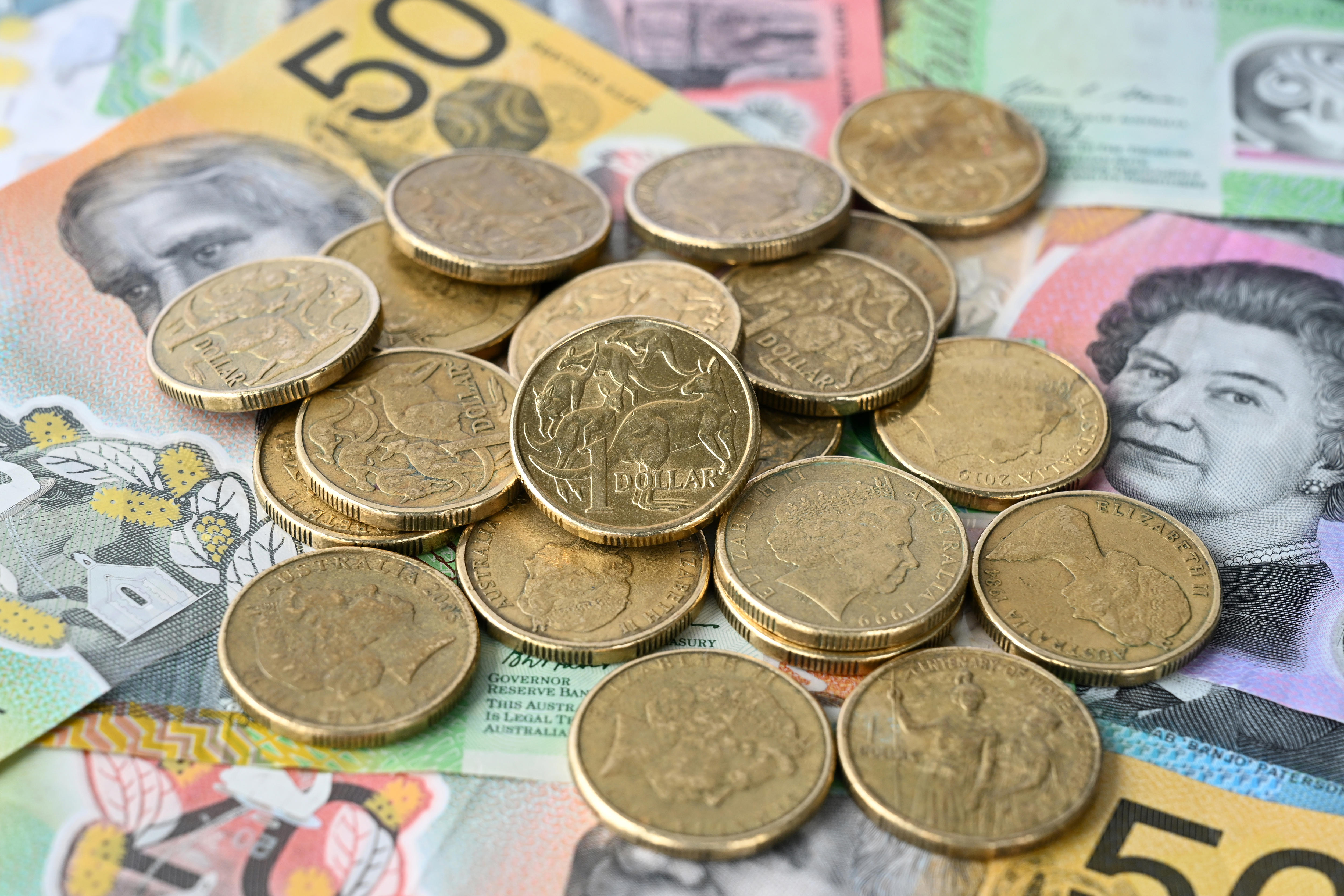 Weak Aussie dollar - ABC listen