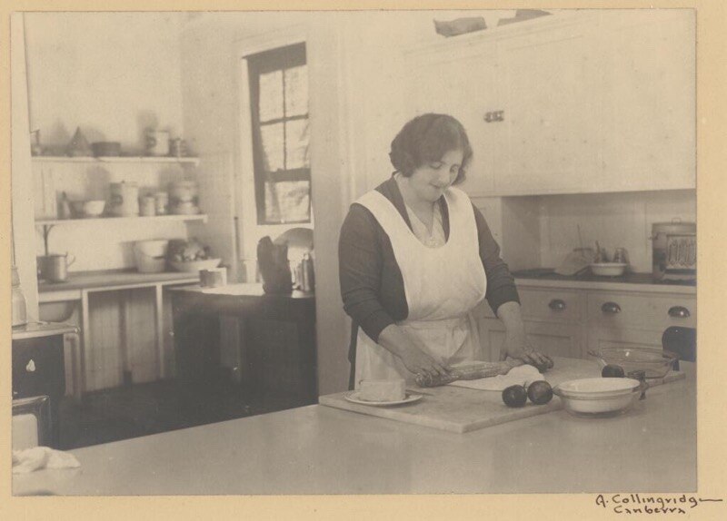 Chicken, cheese bread and cocktails: Dame Enid Lyons' own recipes - ABC ...