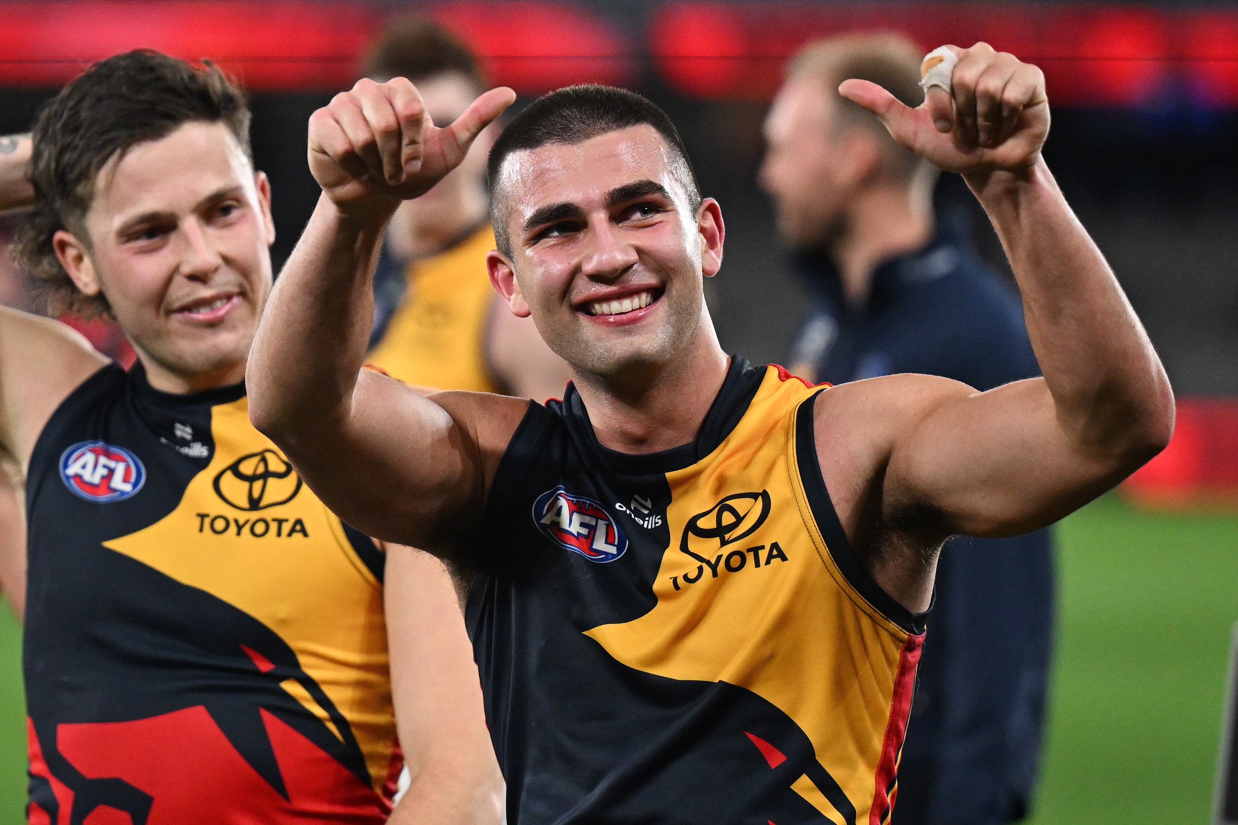 AFL Round 19: Adelaide Crows win a thriller against Essendon, but win ...