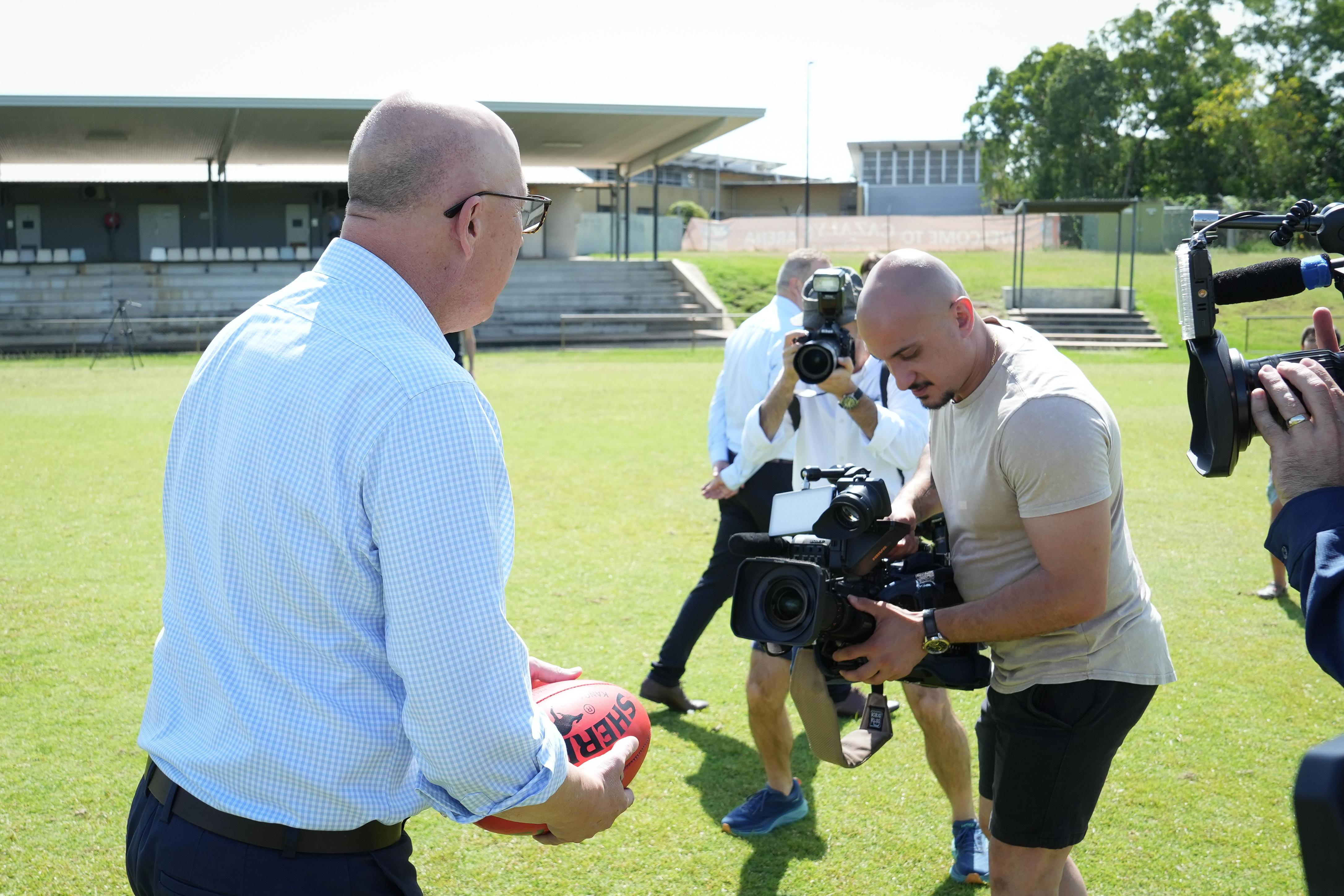 Wayward Dutton football kick injures cameraman - ABC News