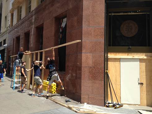 Lindt cafe to reopen in March with memorial to Sydney siege victims ...