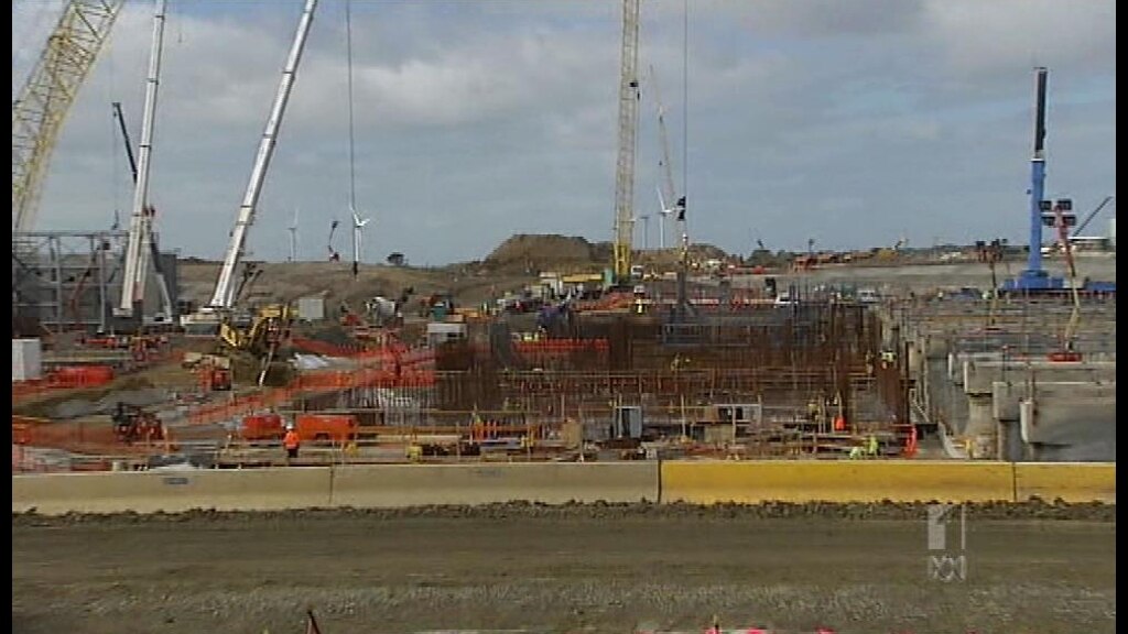 Breaking desal deal too expensive: Walsh - ABC News