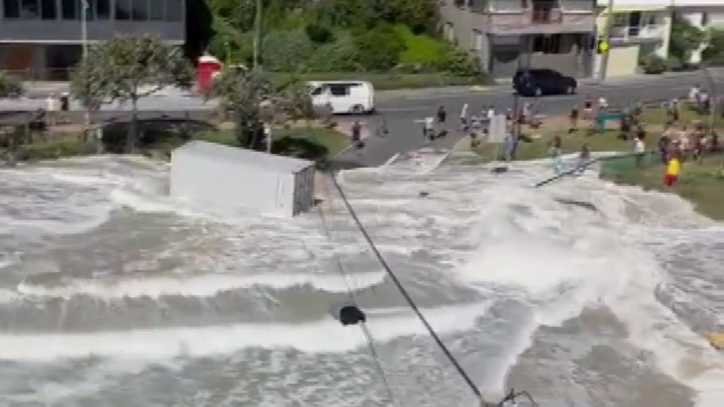 Ex-Tropical Cyclone Seth brings more damaging surf and wild weather to ...