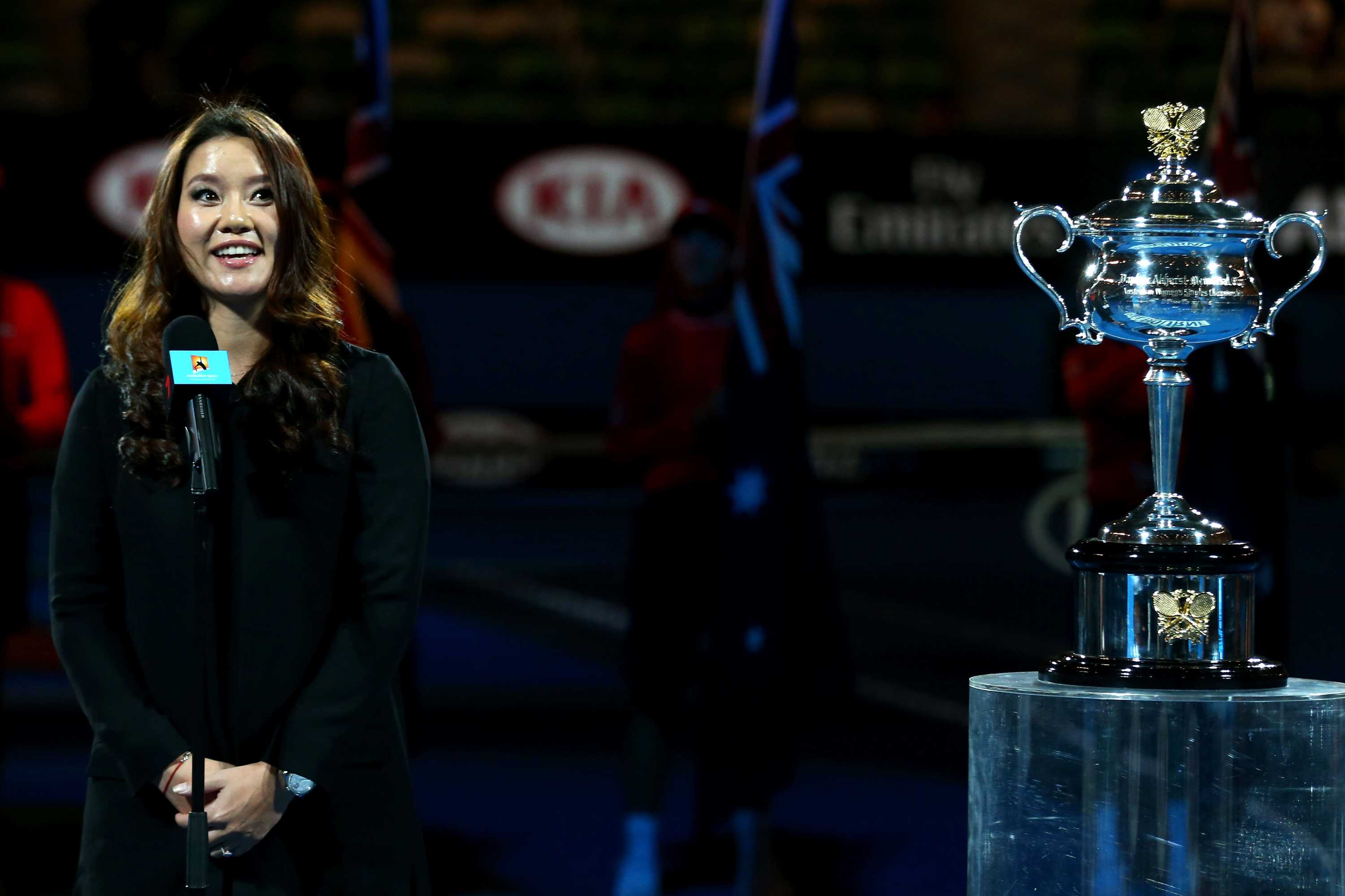 Australian Open: Li Na reveals she's pregnant in front of Rod Laver ...