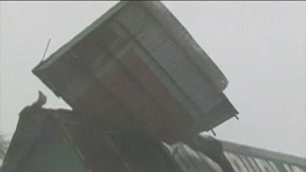 Typhoon Bopha makes landfall in Philippines - ABC News