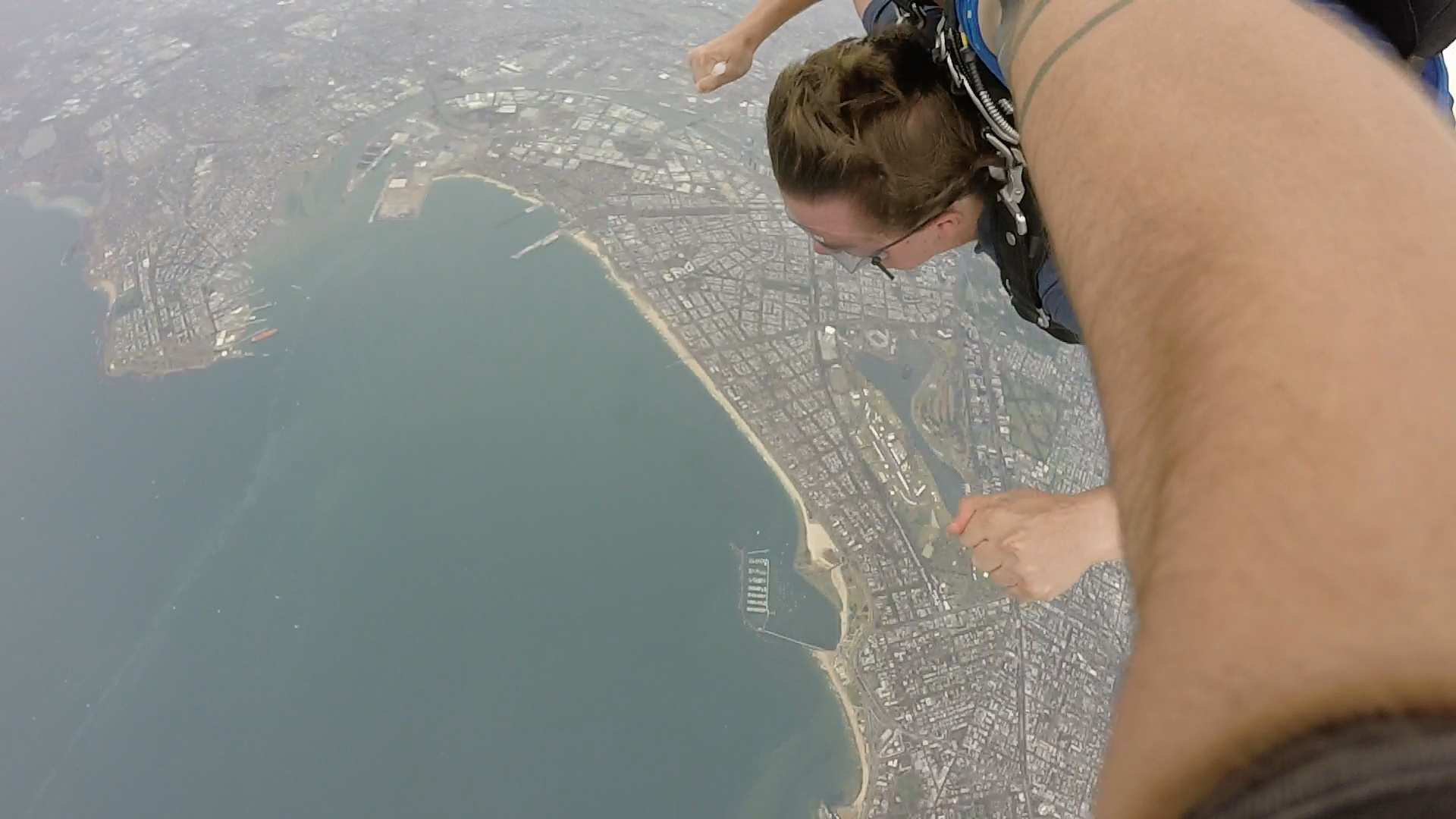 University of Melbourne students skydive in the name of science - ABC News