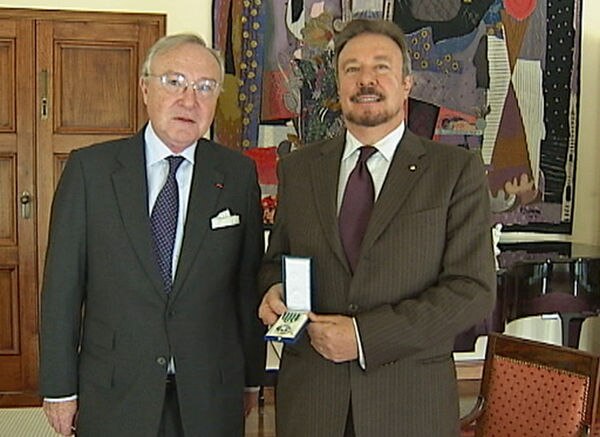 French honour for National Gallery director - ABC News