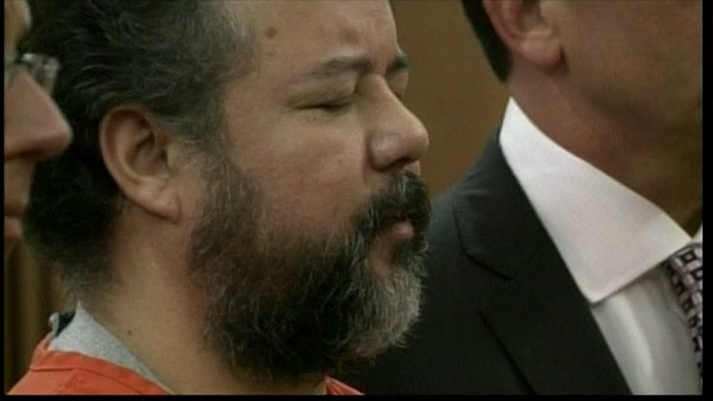Ariel Castro pleads not guilty to 977 charges over alleged kidnapping ...