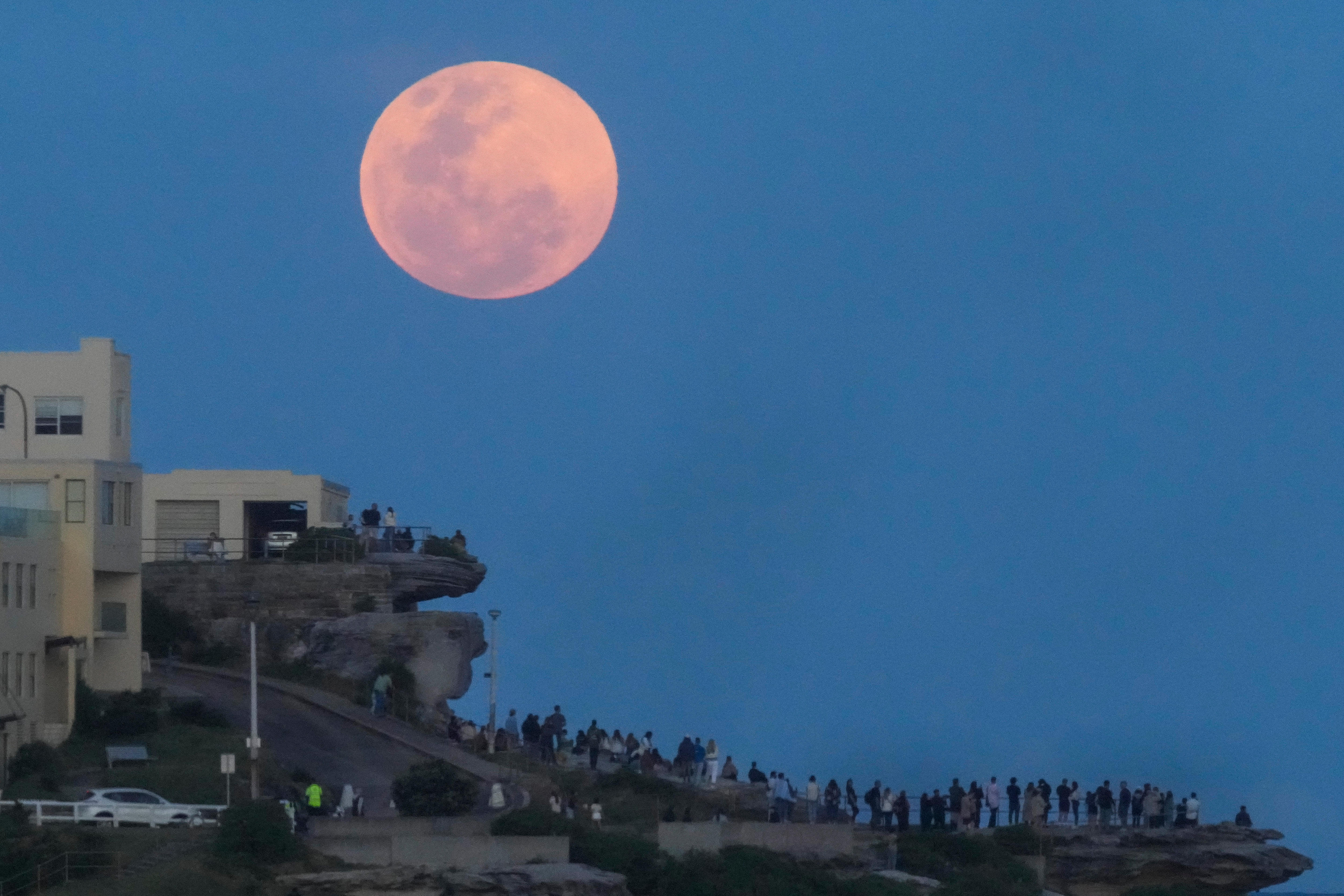 Last night's supermoon was the brightest of the year. Here's how the ...