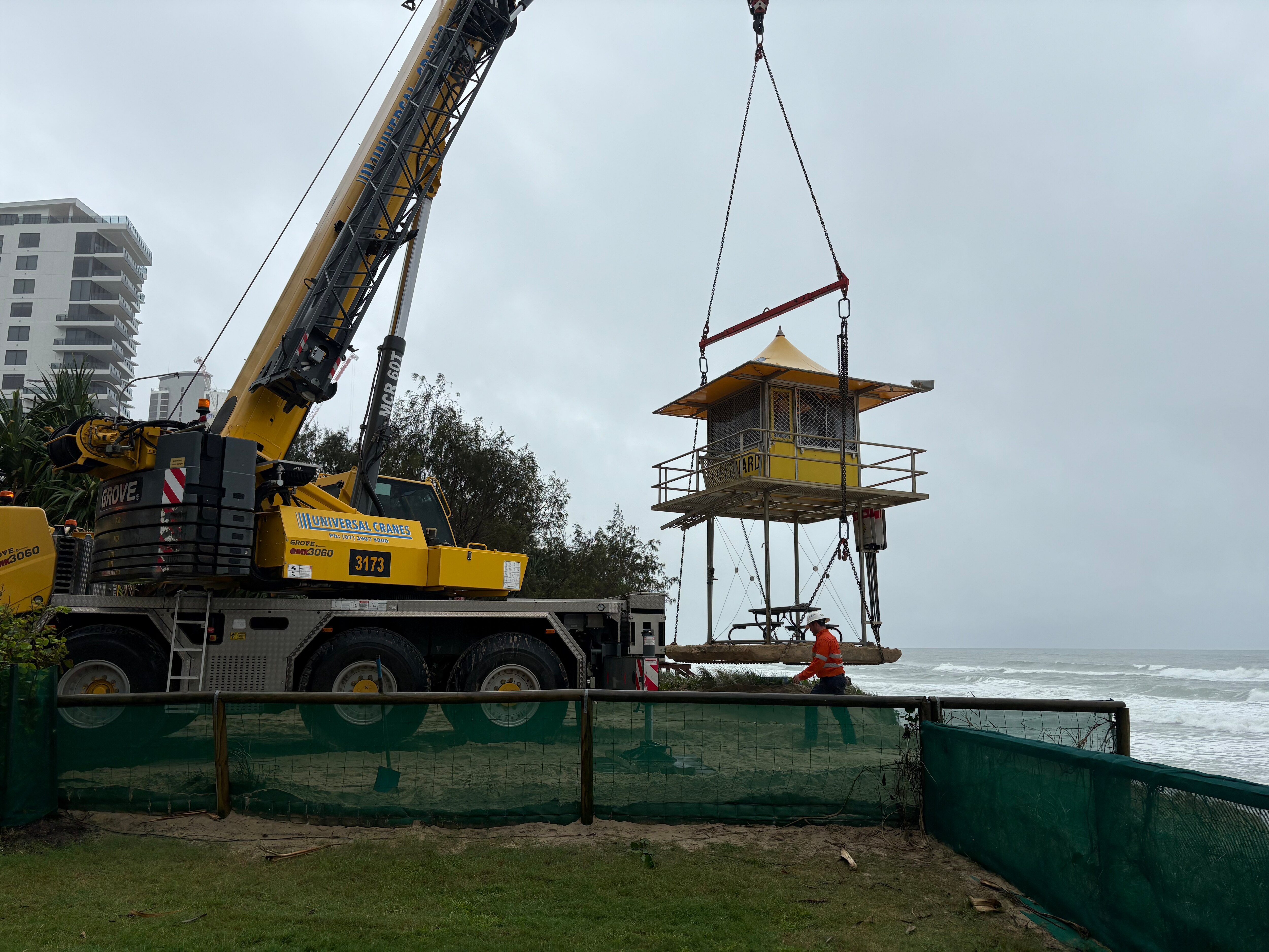 Surfers Paradise lifeguard tower topples as rough seas batter Gold ...