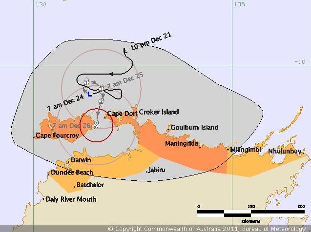 Nervous wait as NT cyclone picks its path - ABC News