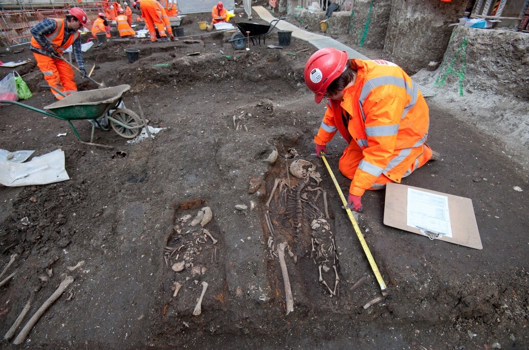 Archaeologists dig up thousands of skeletons under London's Liverpool ...