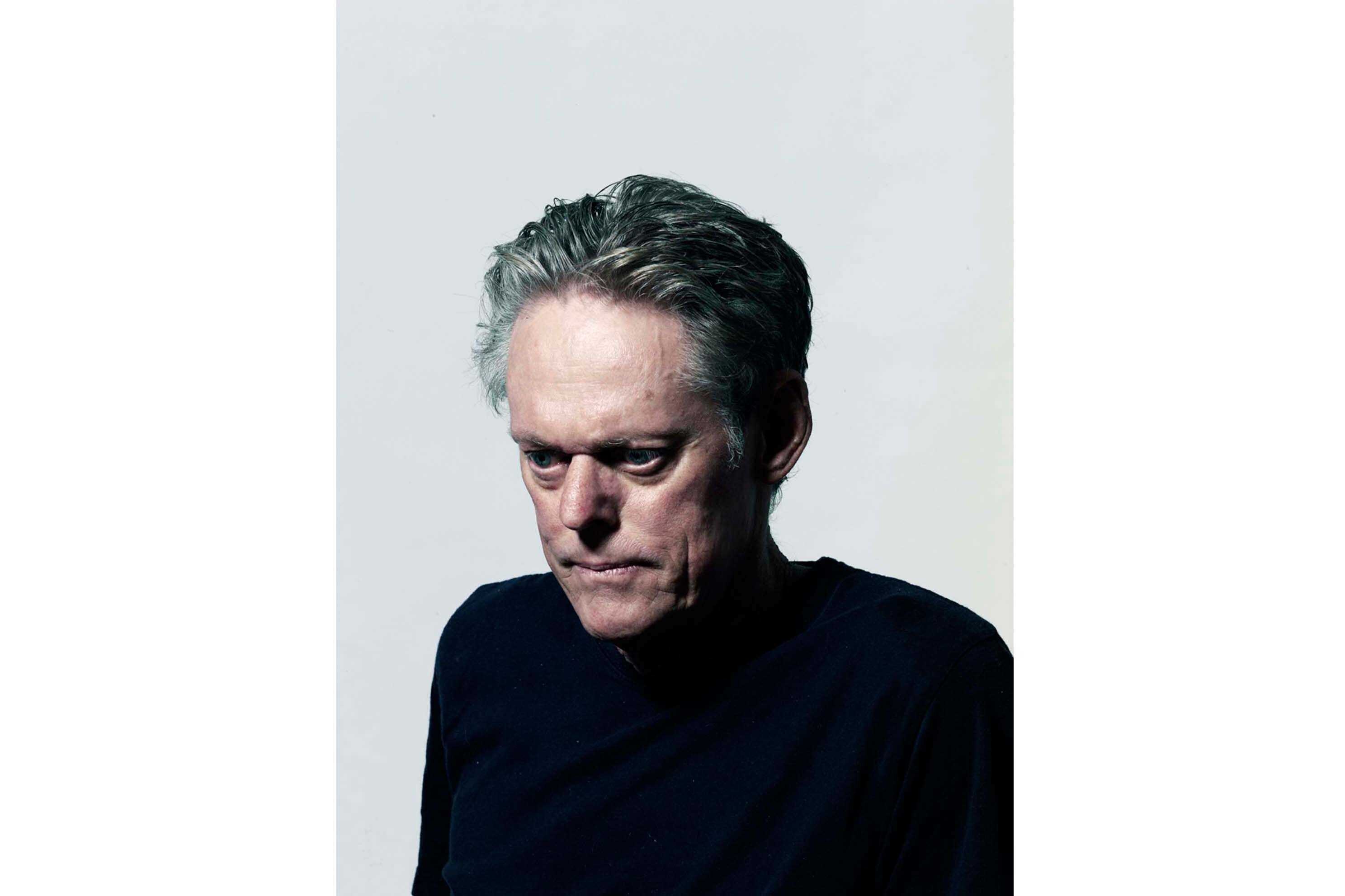 Andrew Cowen wins National Photographic Portrait Prize - ABC News