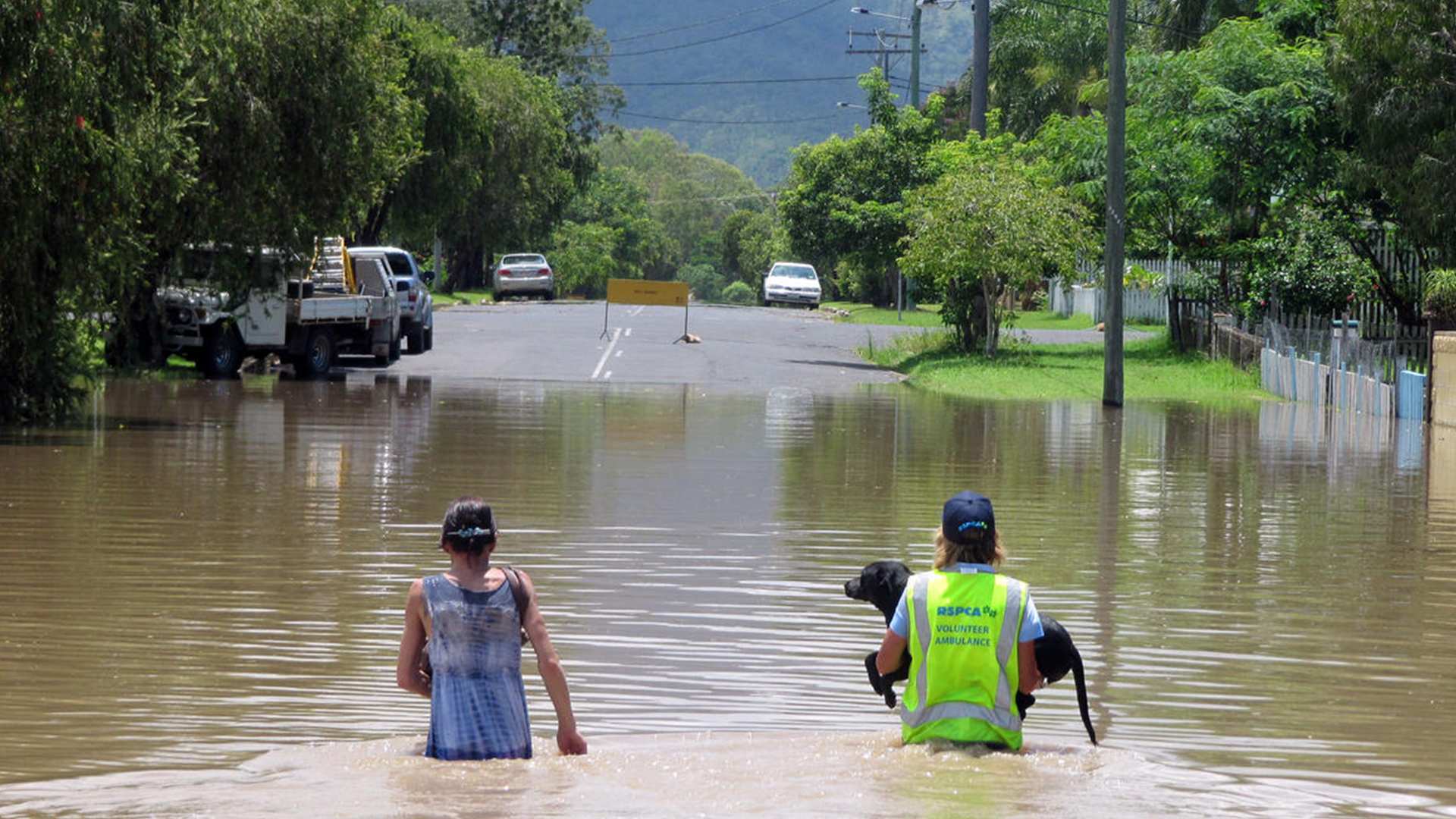 Queensland Floods - Behind The News