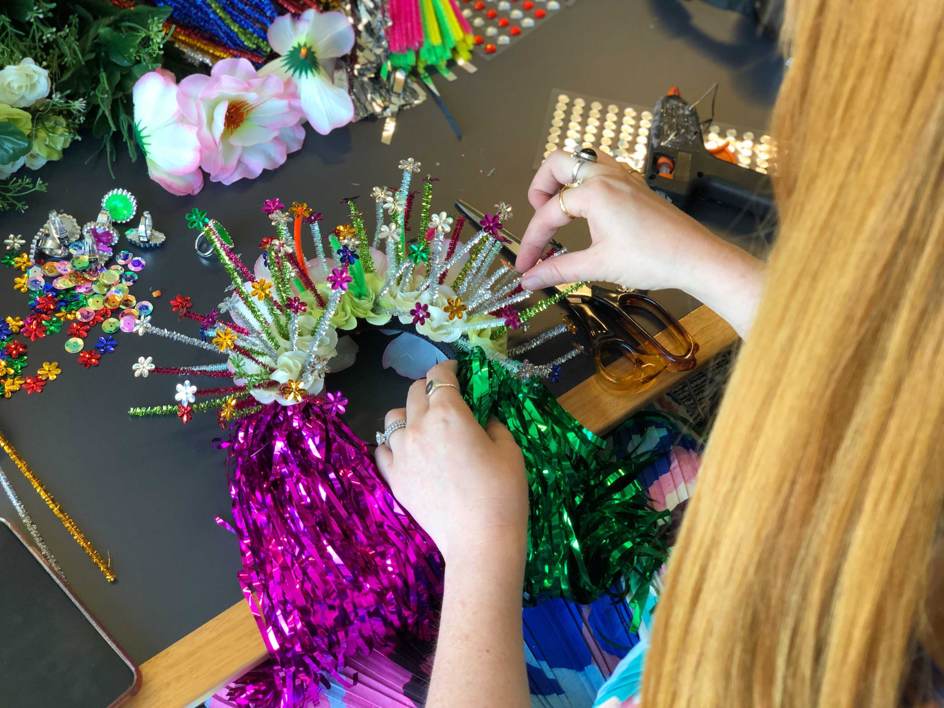 Rachel Burke creates jackets that dazzle - ABC listen