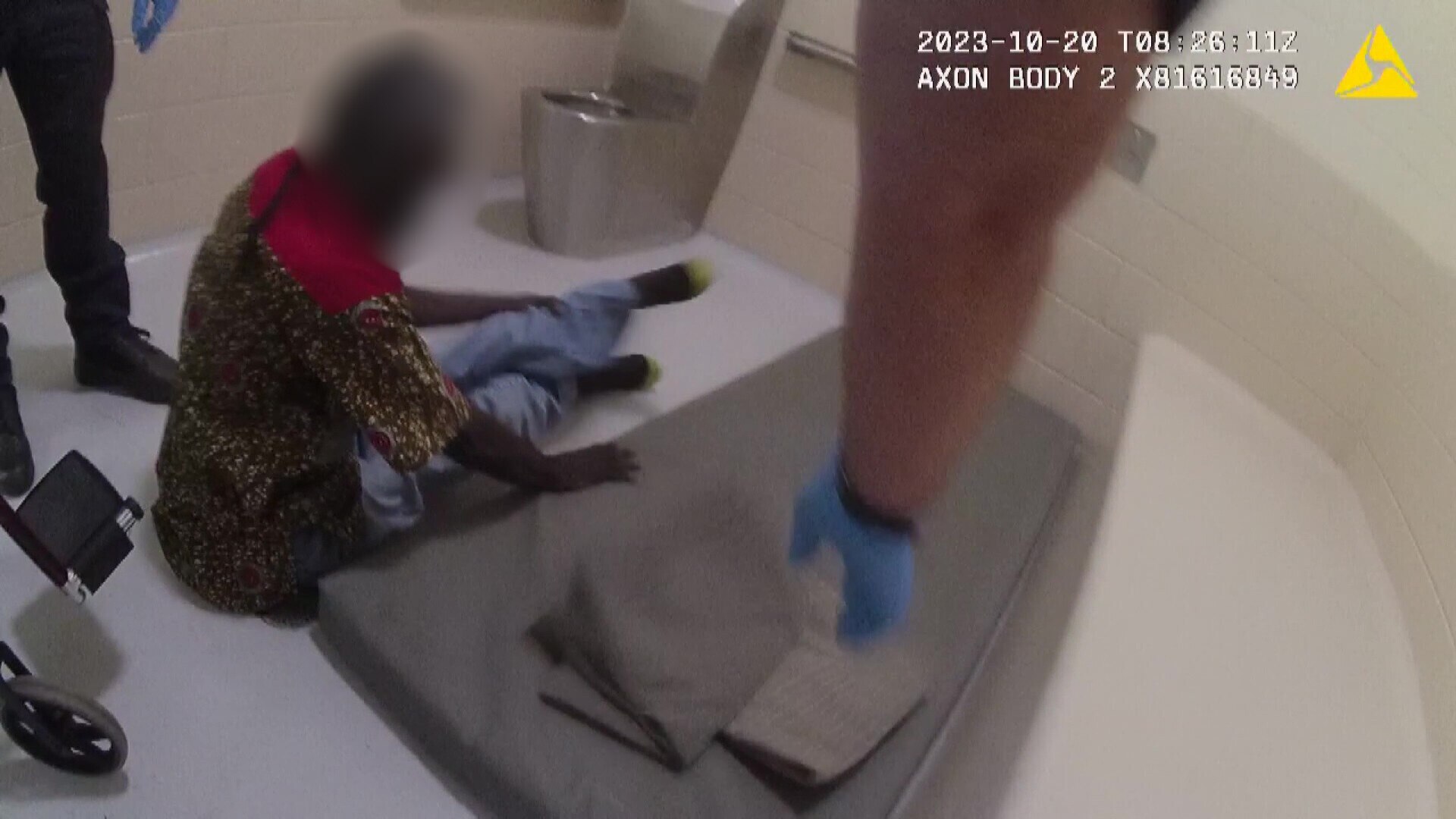 A man with a disability in a police watch house - ABC News