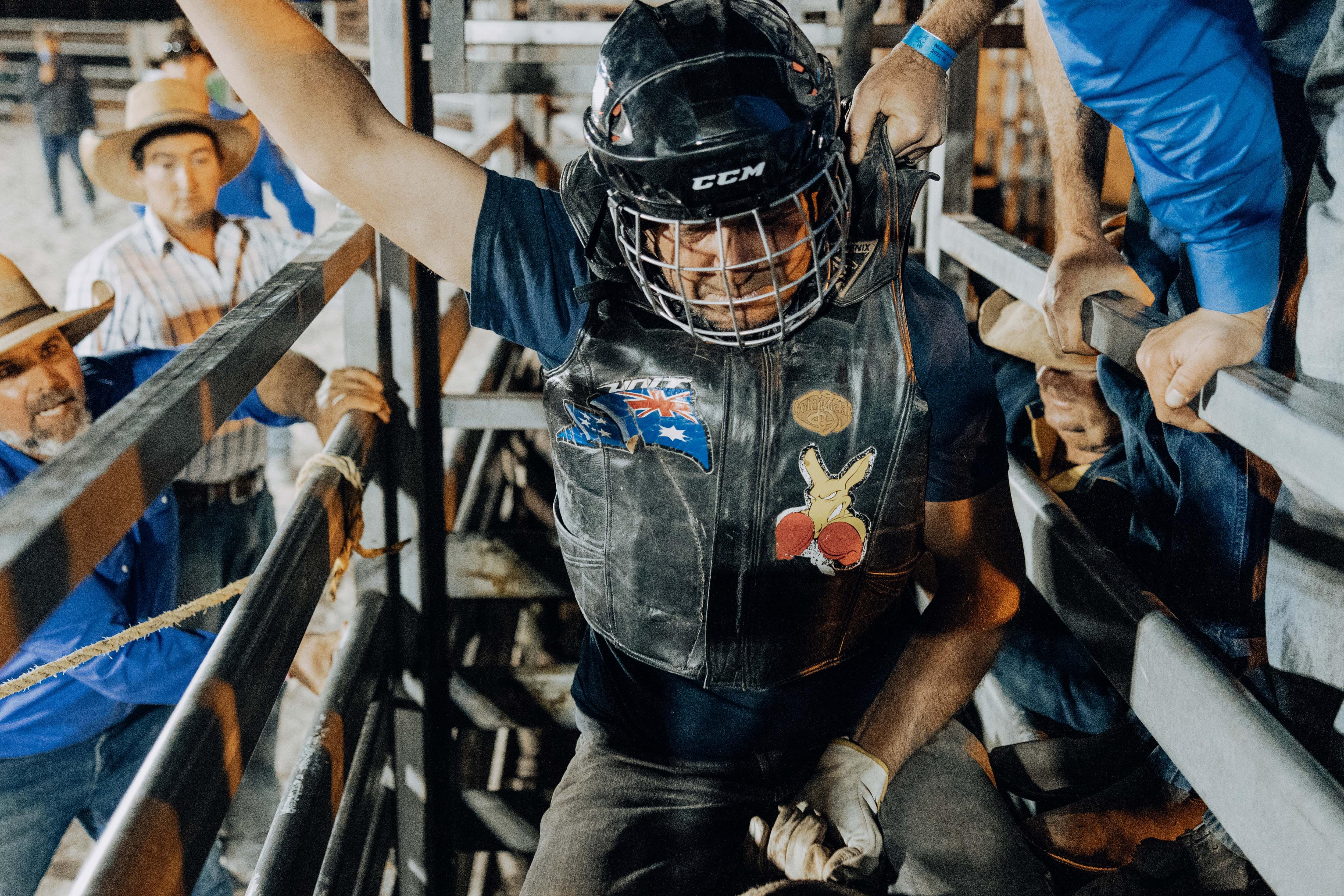 Nullarbor Muster tests novice bull riders, from 40-year-old birthday ...