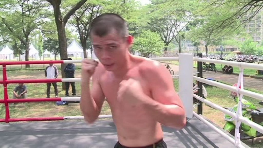 Indonesian boxer close to all time win record - ABC News