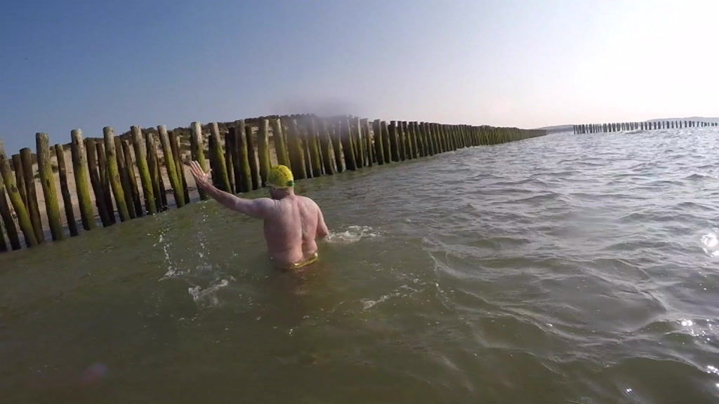 Brisbane amputee finishes cross-channel swim - ABC News