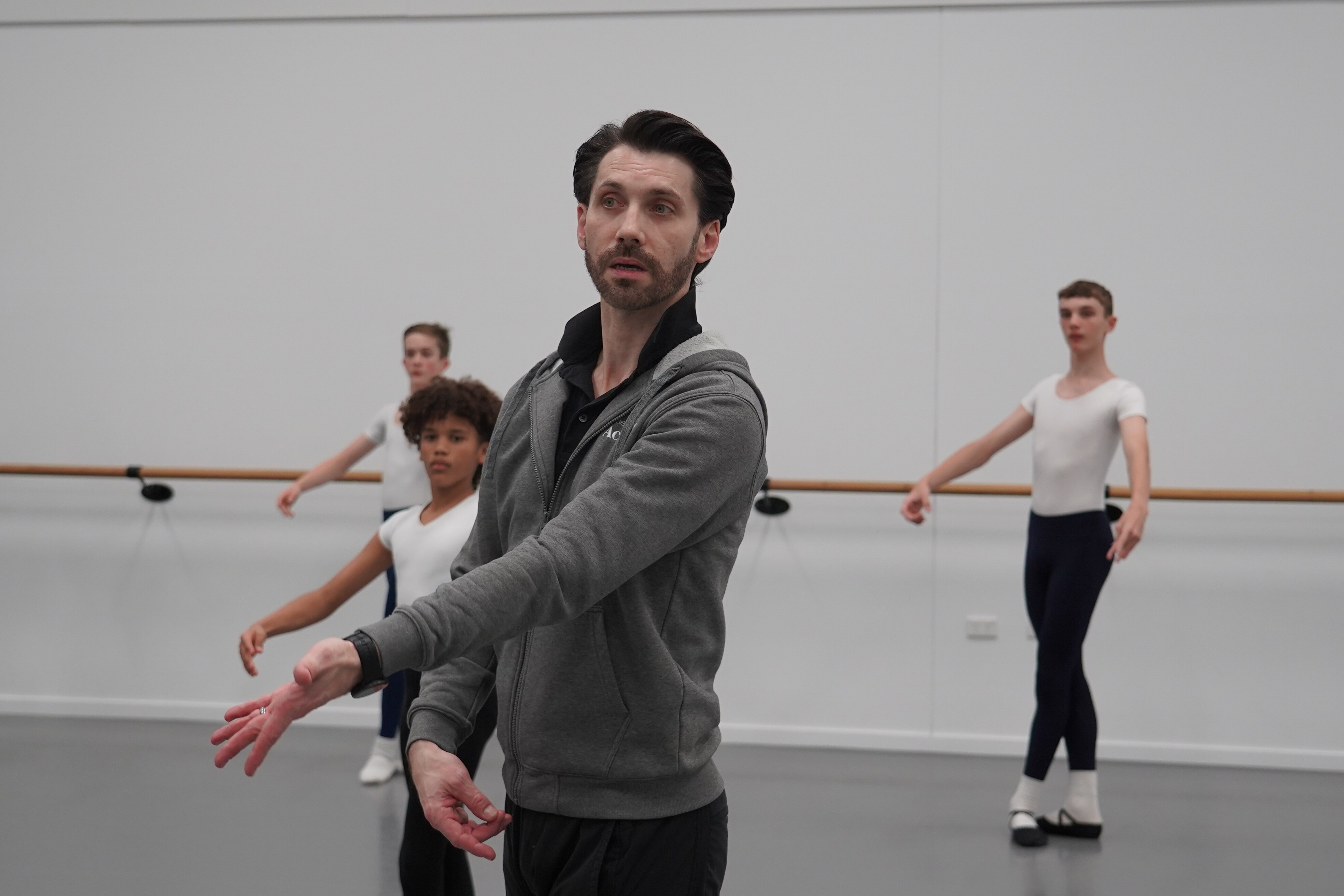 Queensland Ballet Academy shows boys the benefits of ballet - ABC News