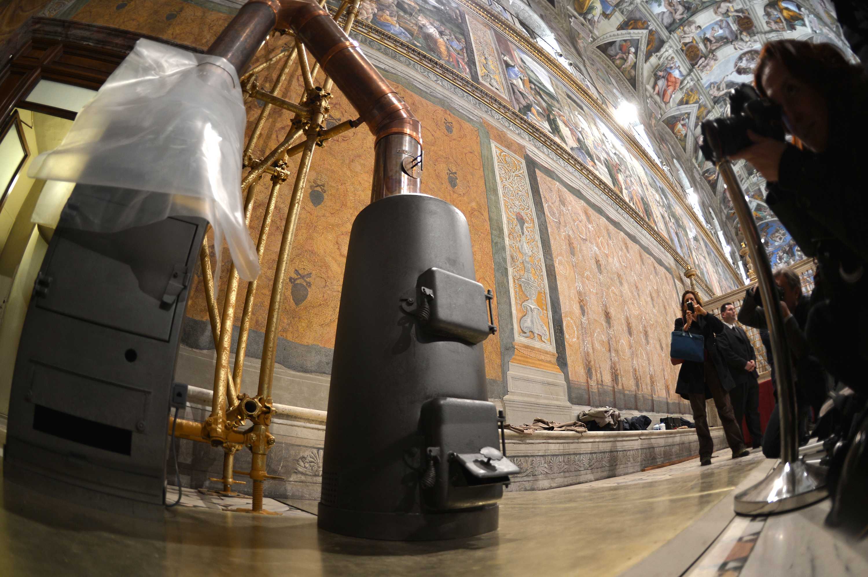 Vatican installs new chimney ahead of pope vote - ABC News