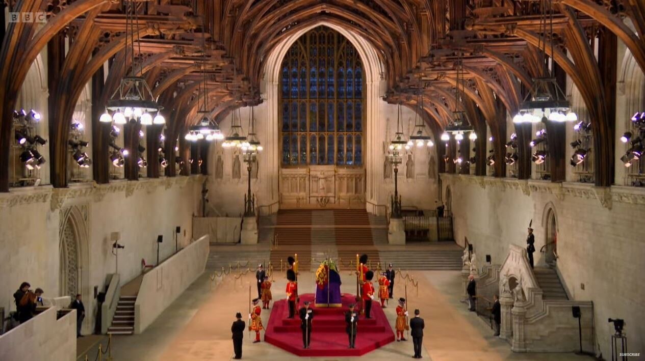 The Loop: Queen's lying in state ends, pilots die in separate crashes ...