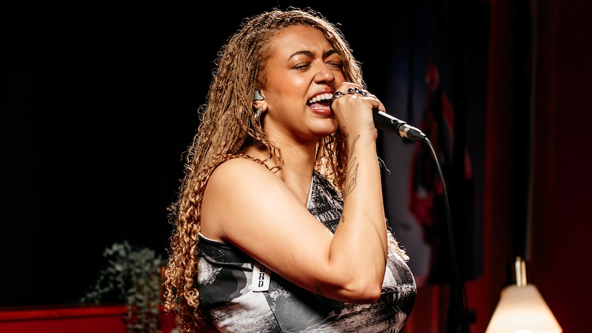 Mahalia – 'Terms and Conditions' (live for Like A Version) - triple j Mahalia – 'Terms and Conditions' (live for Like A Version) - triple j