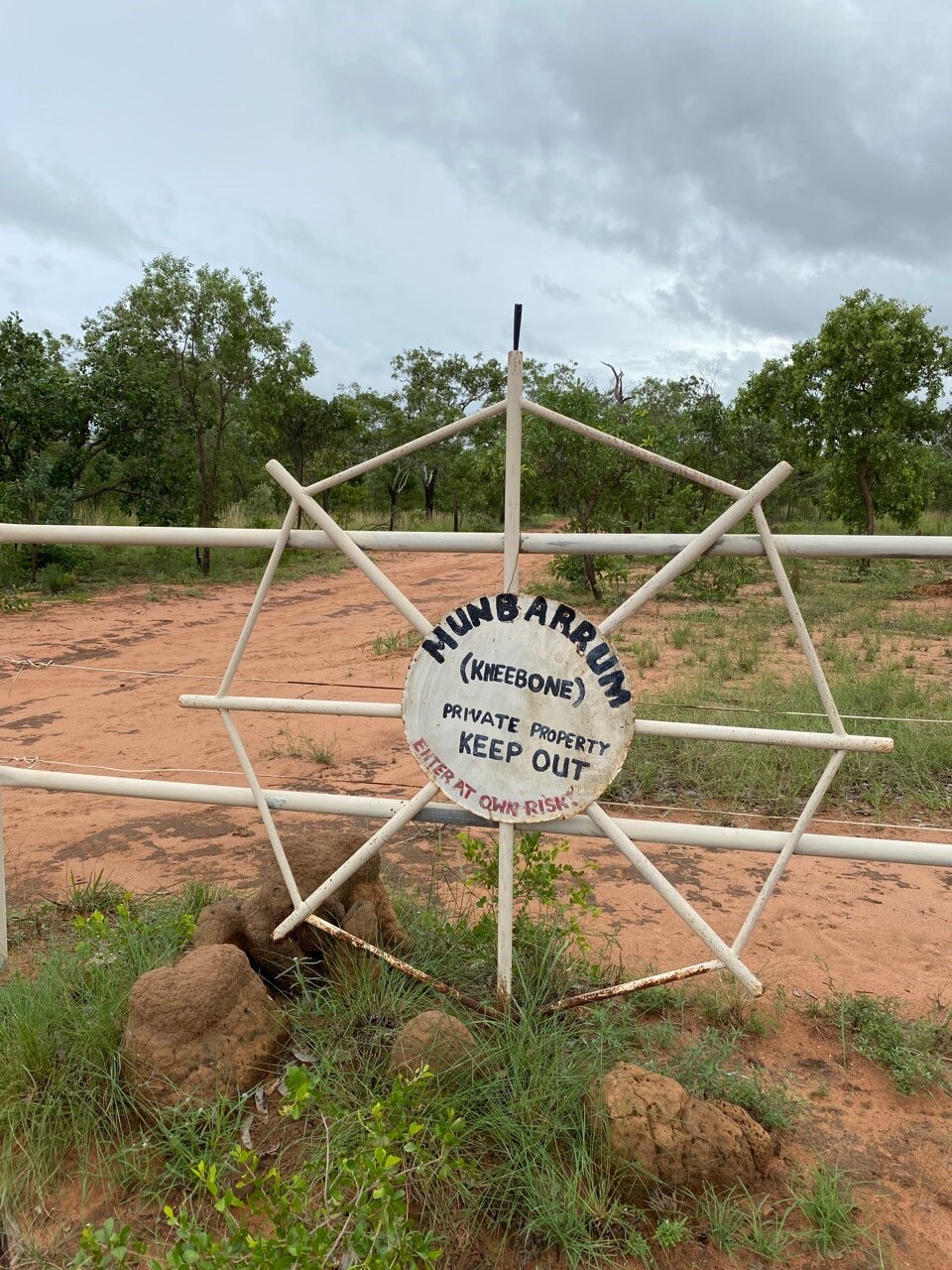 Families stranded along WA-NT border left frustrated as restrictions ...