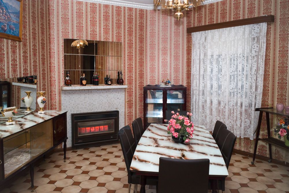 Photos capture the vanishing interior design trends of post-war ...