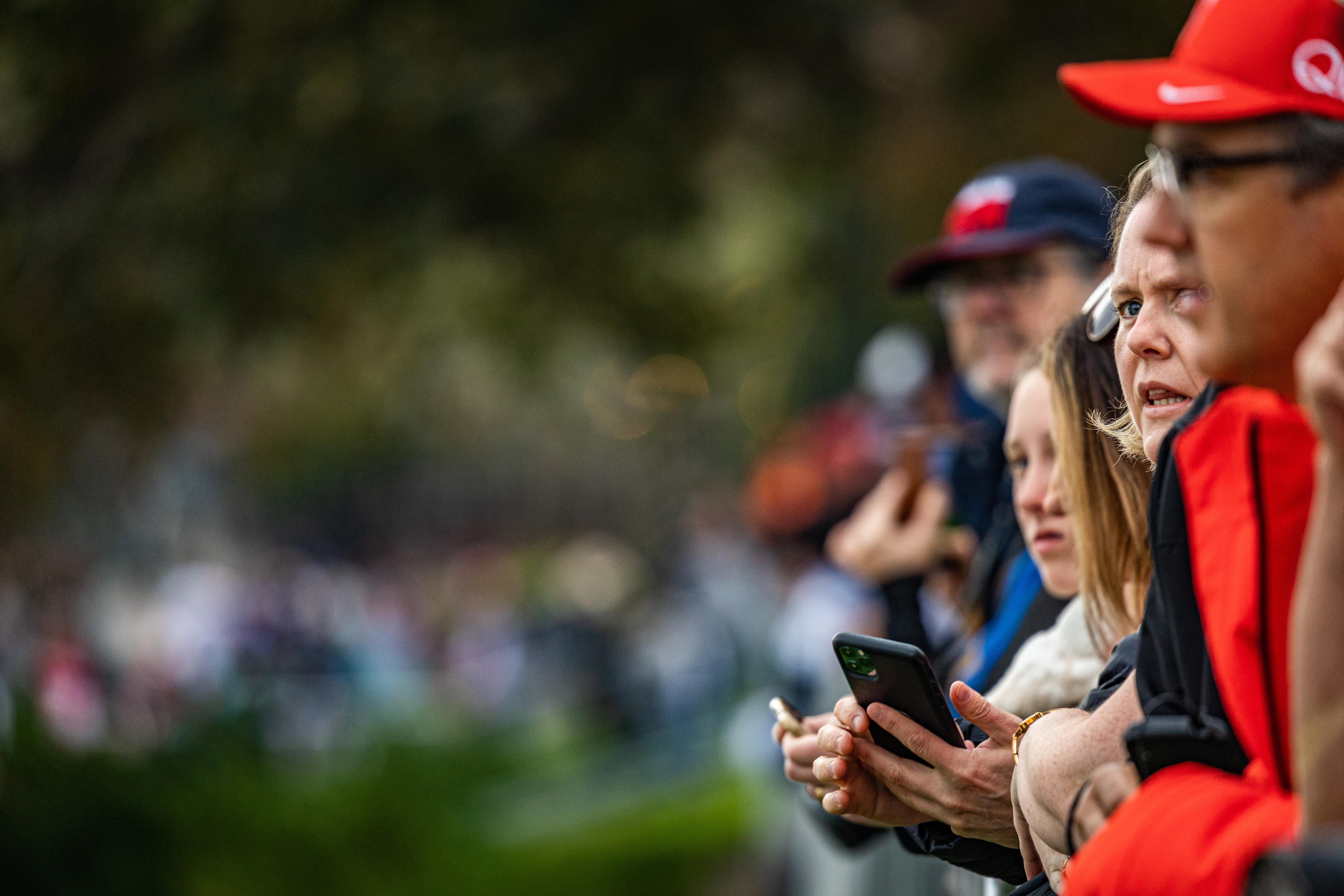 AFL grand final parade sees Cats and Swans take to Yarra River, but not ...