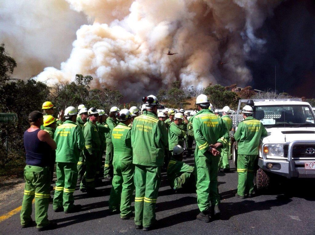 Harrietville bushfire finally contained - ABC News