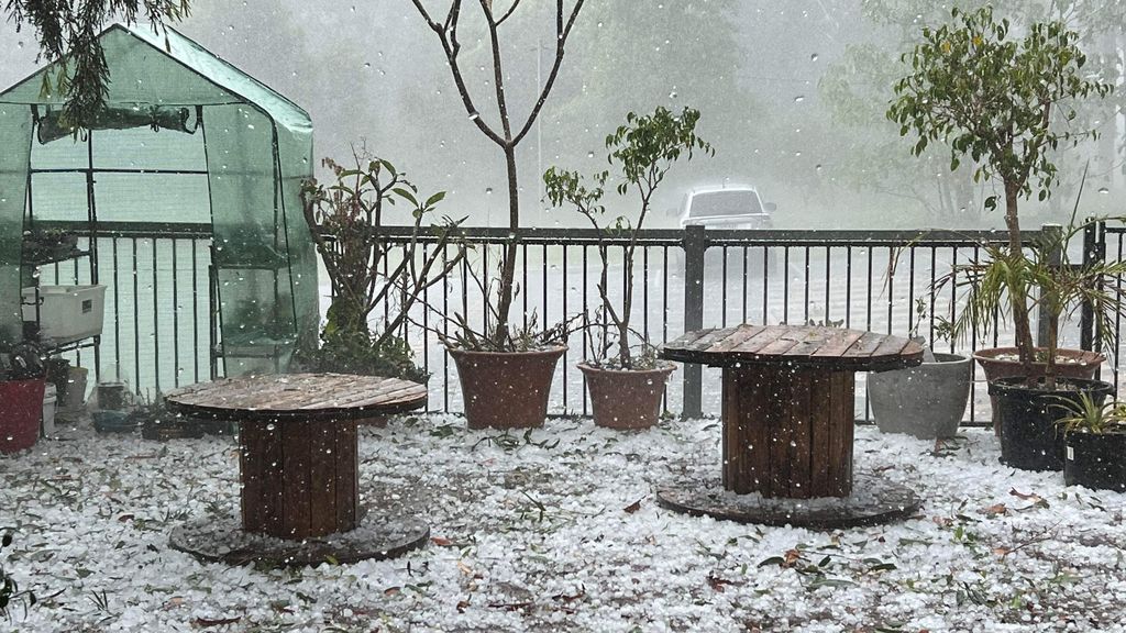 Sudden hail storm hits parts of Port Macquarie. - ABC News
