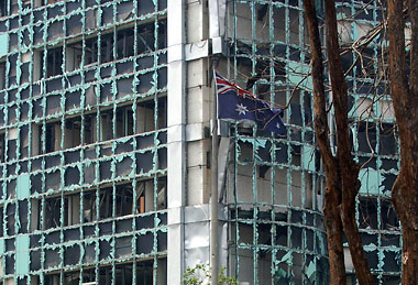 Downer blames JI for Jakarta bombing - ABC News