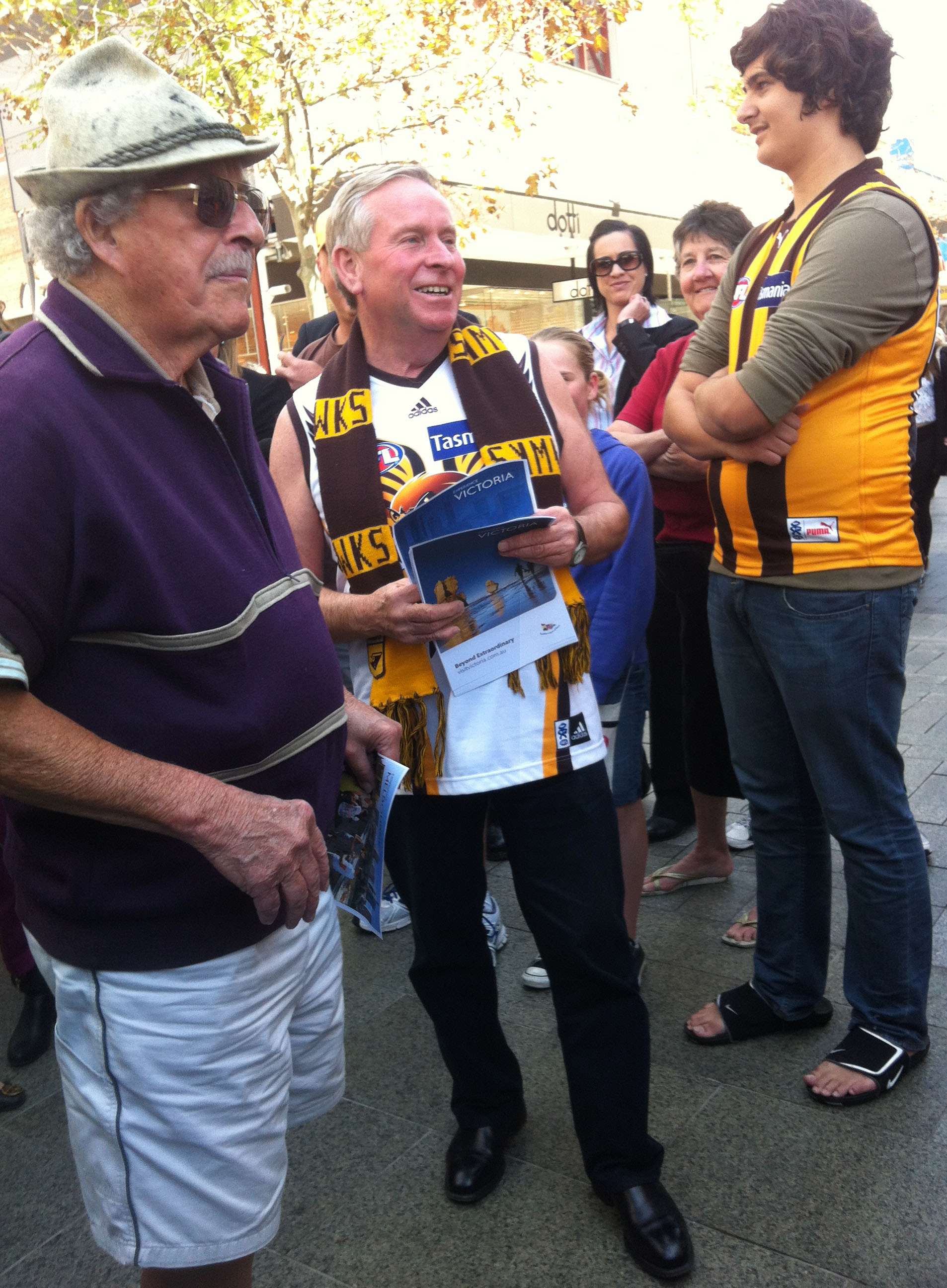 WA Premier Colin Barnett makes good on bet to wear Hawks guernsey and ...
