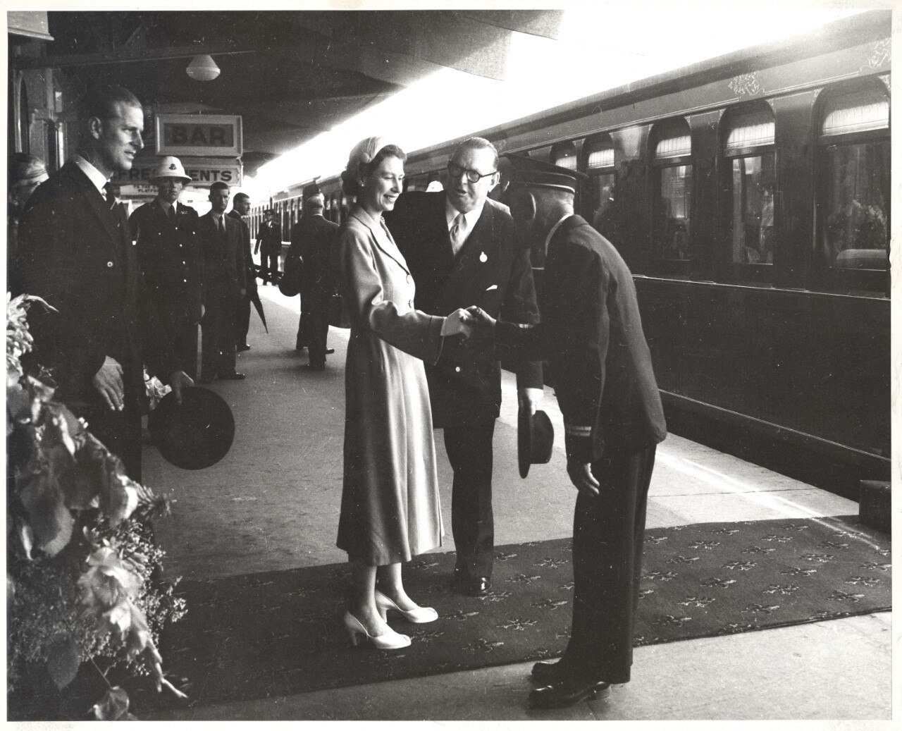 The Royal Train that brought Queen Elizabeth to the Central West - ABC ...