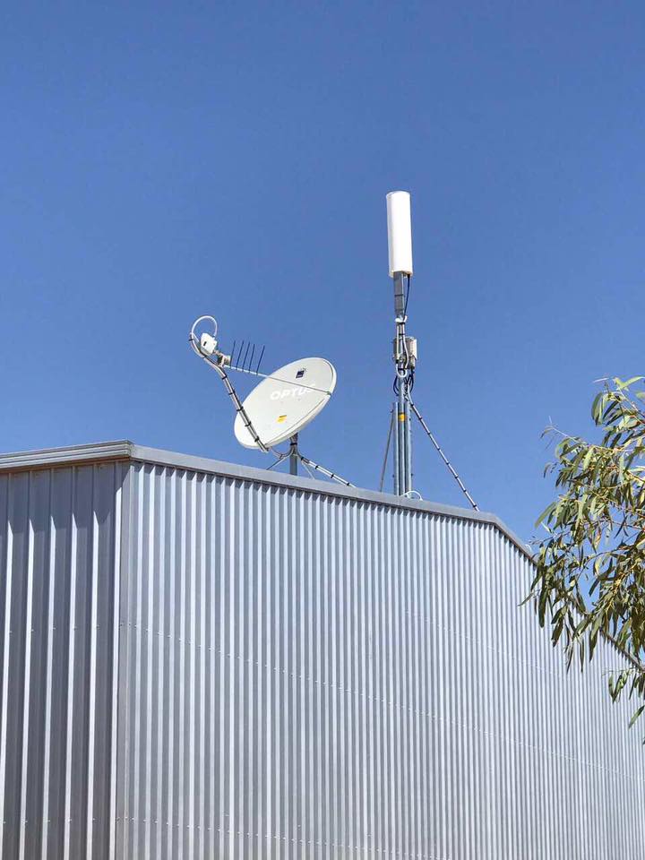 Outback town William Creek enters 21st century with mobile reception ...