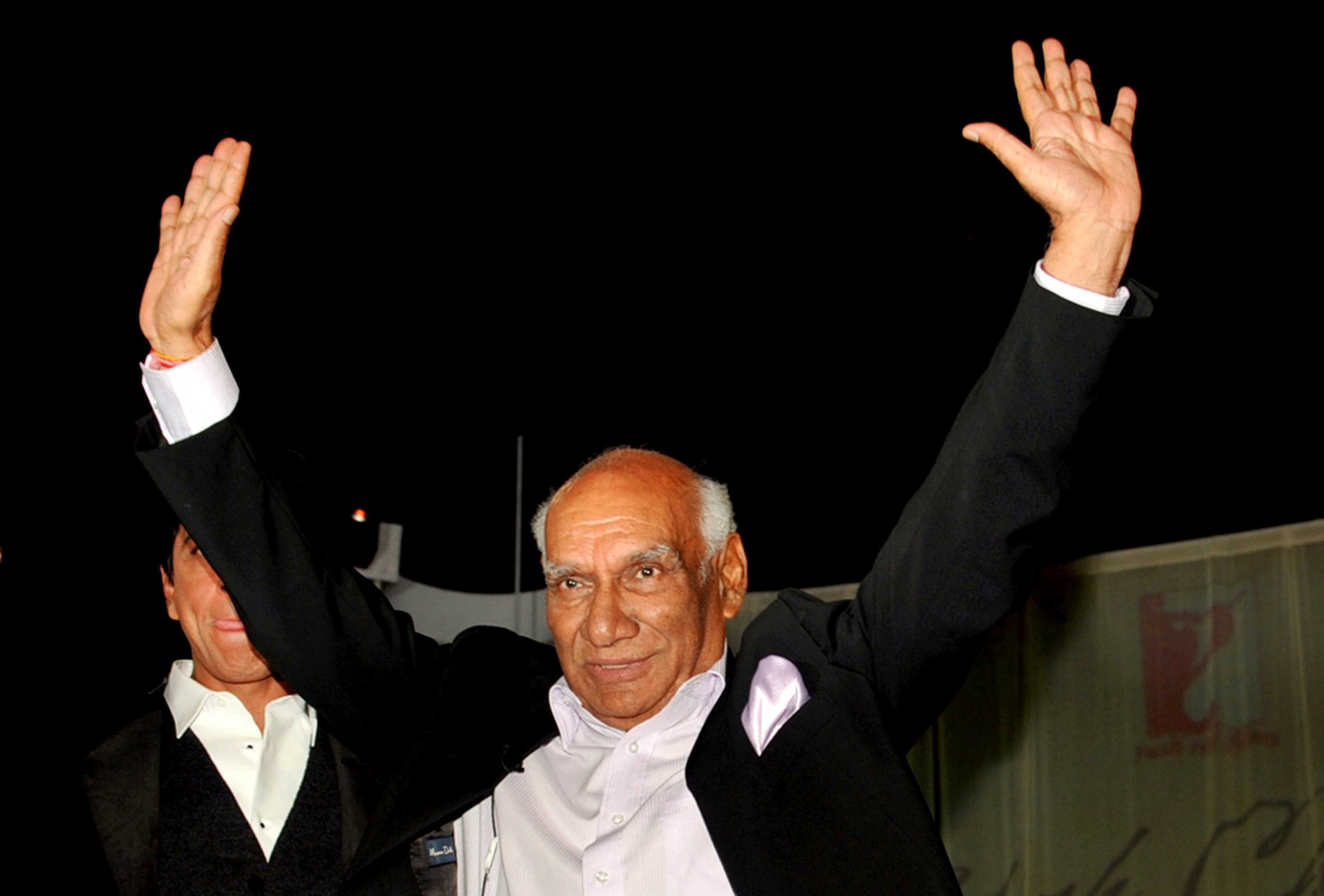 Veteran Bollywood director Chopra dies - ABC News