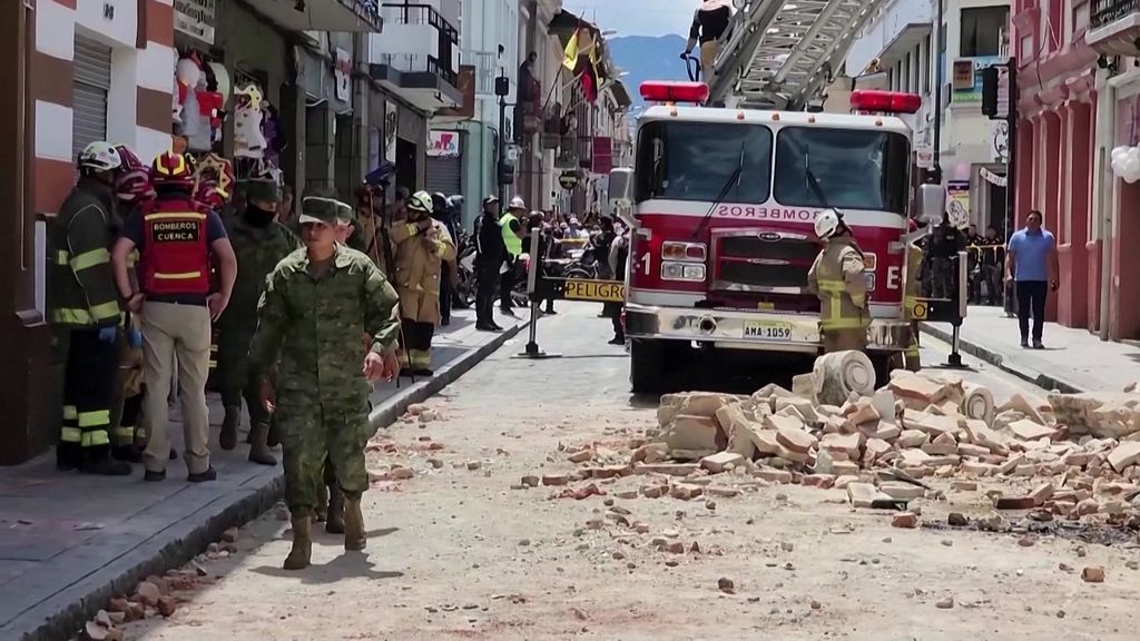 At least 12 deaths reported after 6.8 quake shakes Ecuador - ABC News