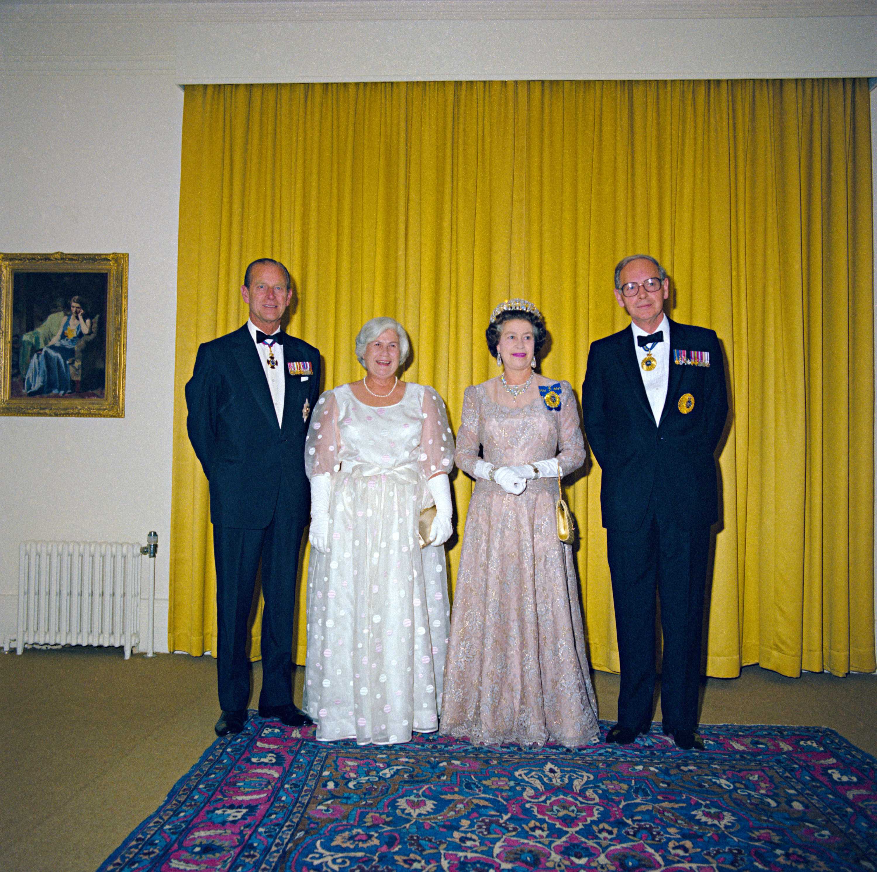 Sir Ninian Stephen: Former governor-general dies aged 94 - ABC News